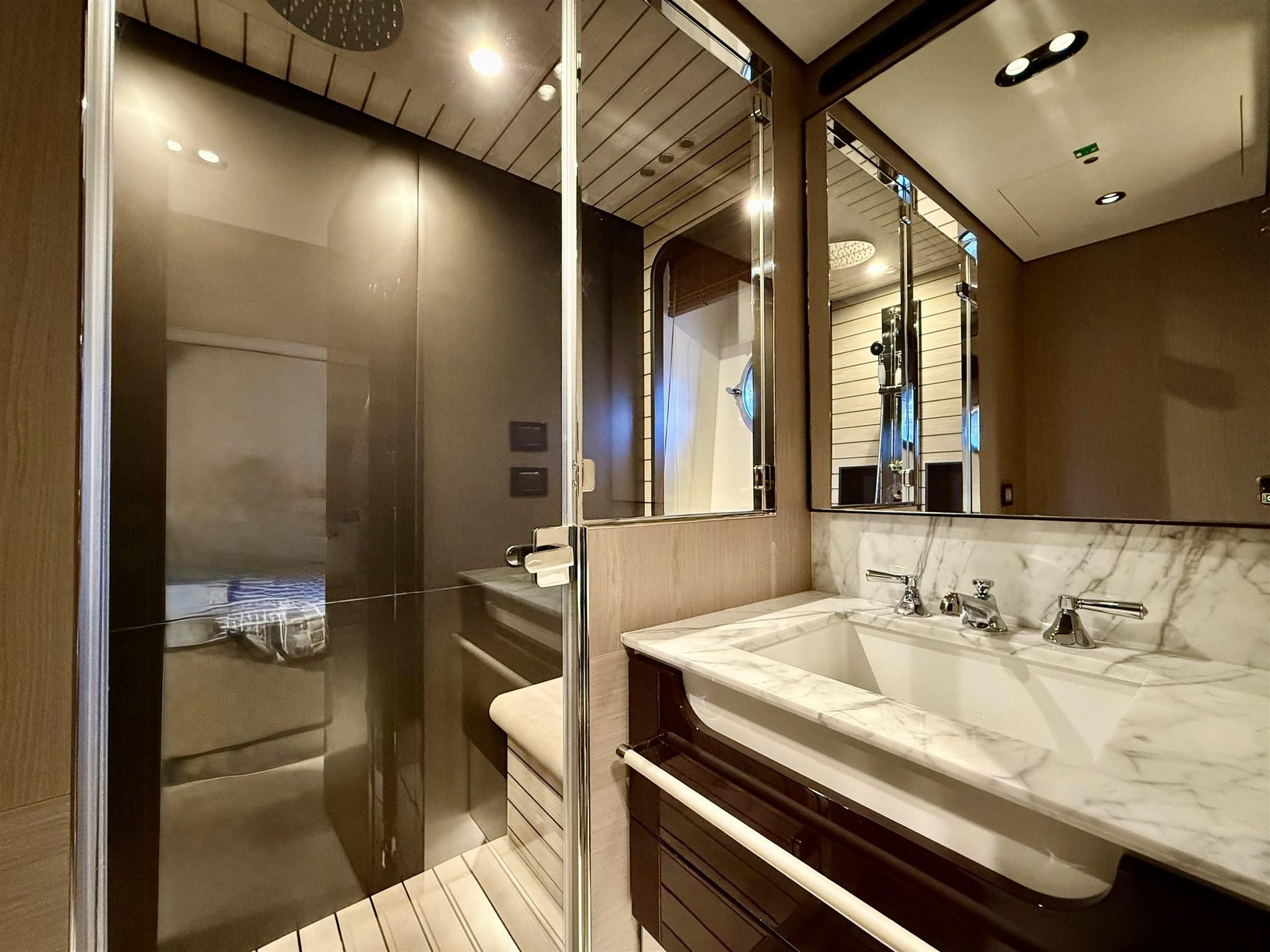 2020 Azimut Grande 27M Barcos flybridge en venta - YachtWorld