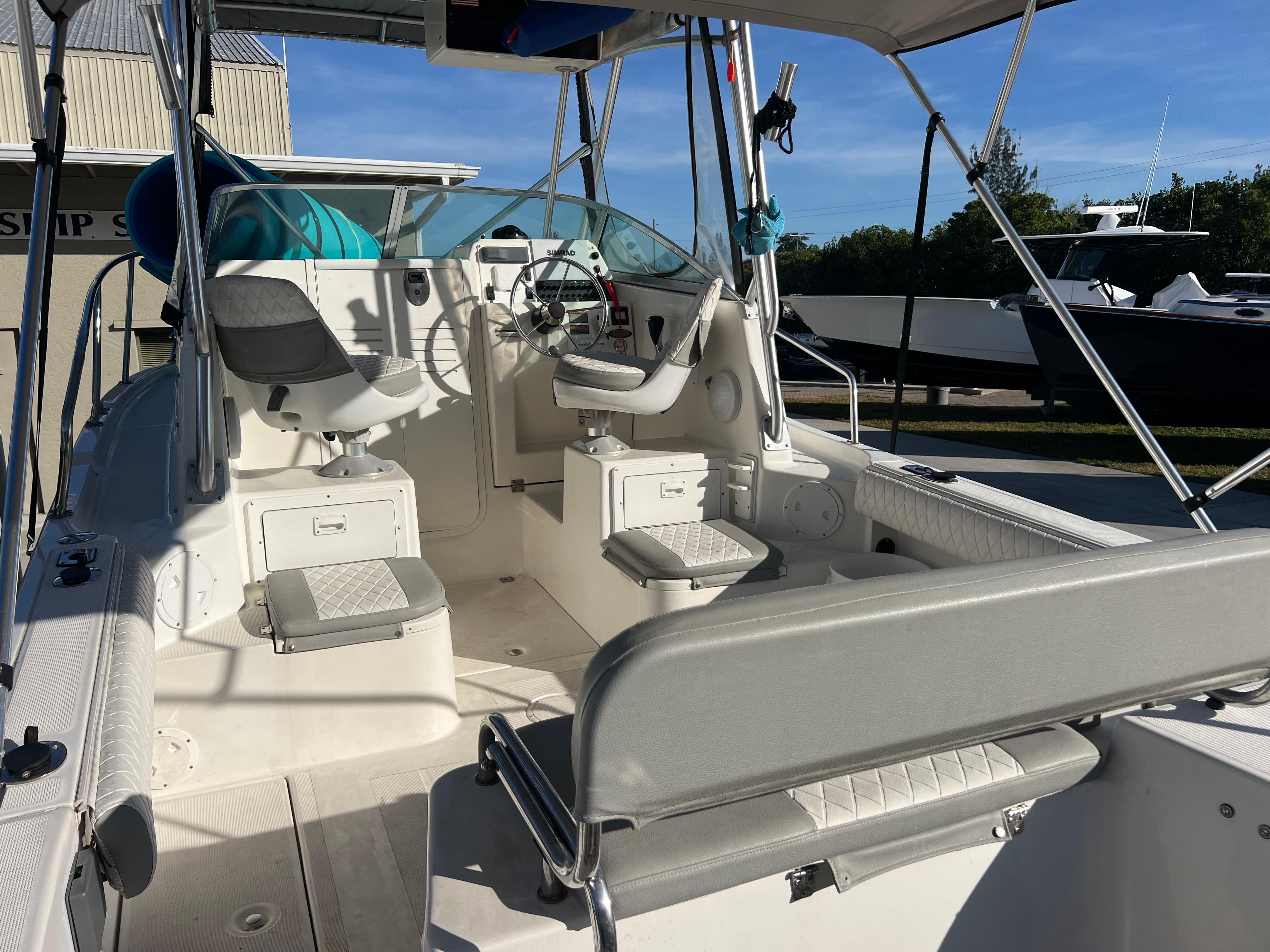 2000 Robalo 2440 Walkaround Walkaround for sale - YachtWorld