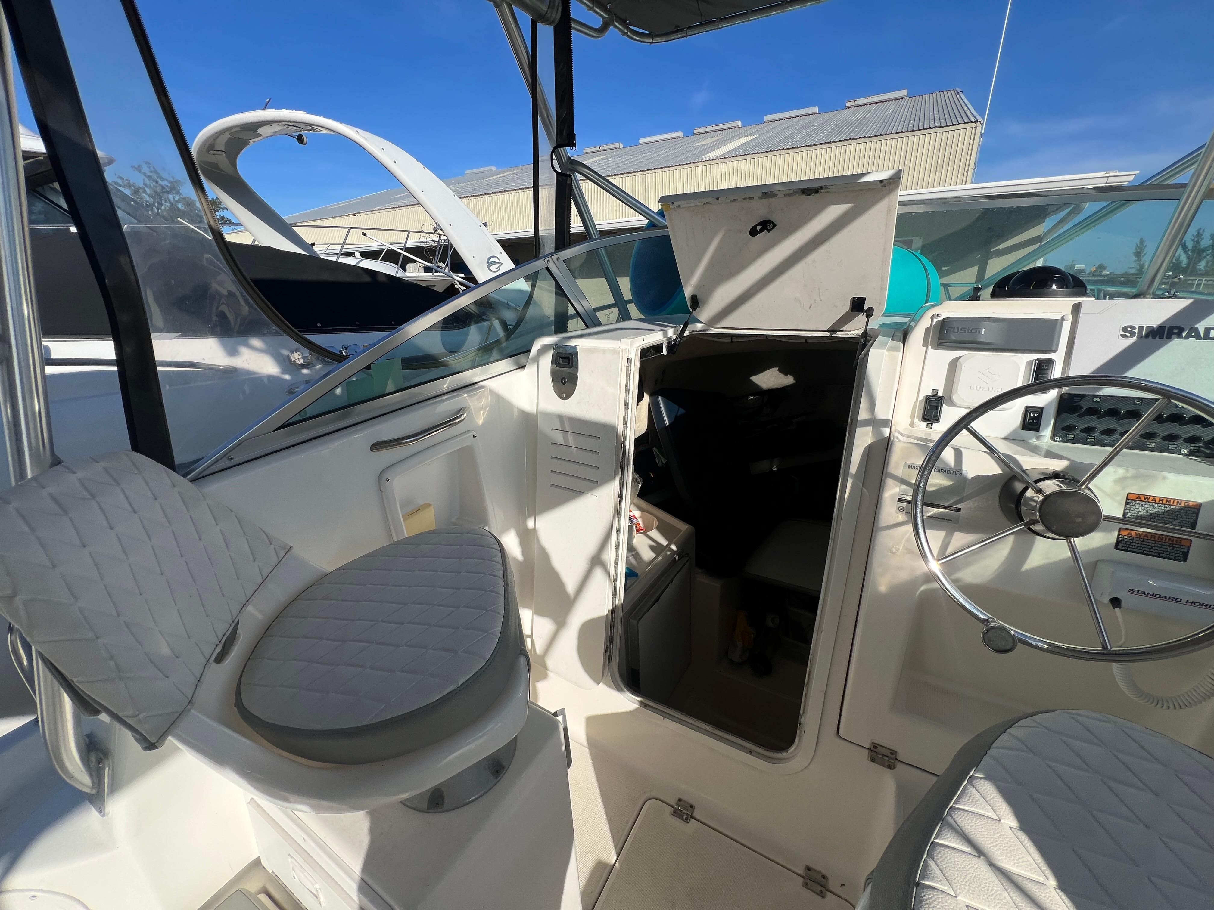 2000 Robalo 2440 Walkaround Walkaround for sale - YachtWorld