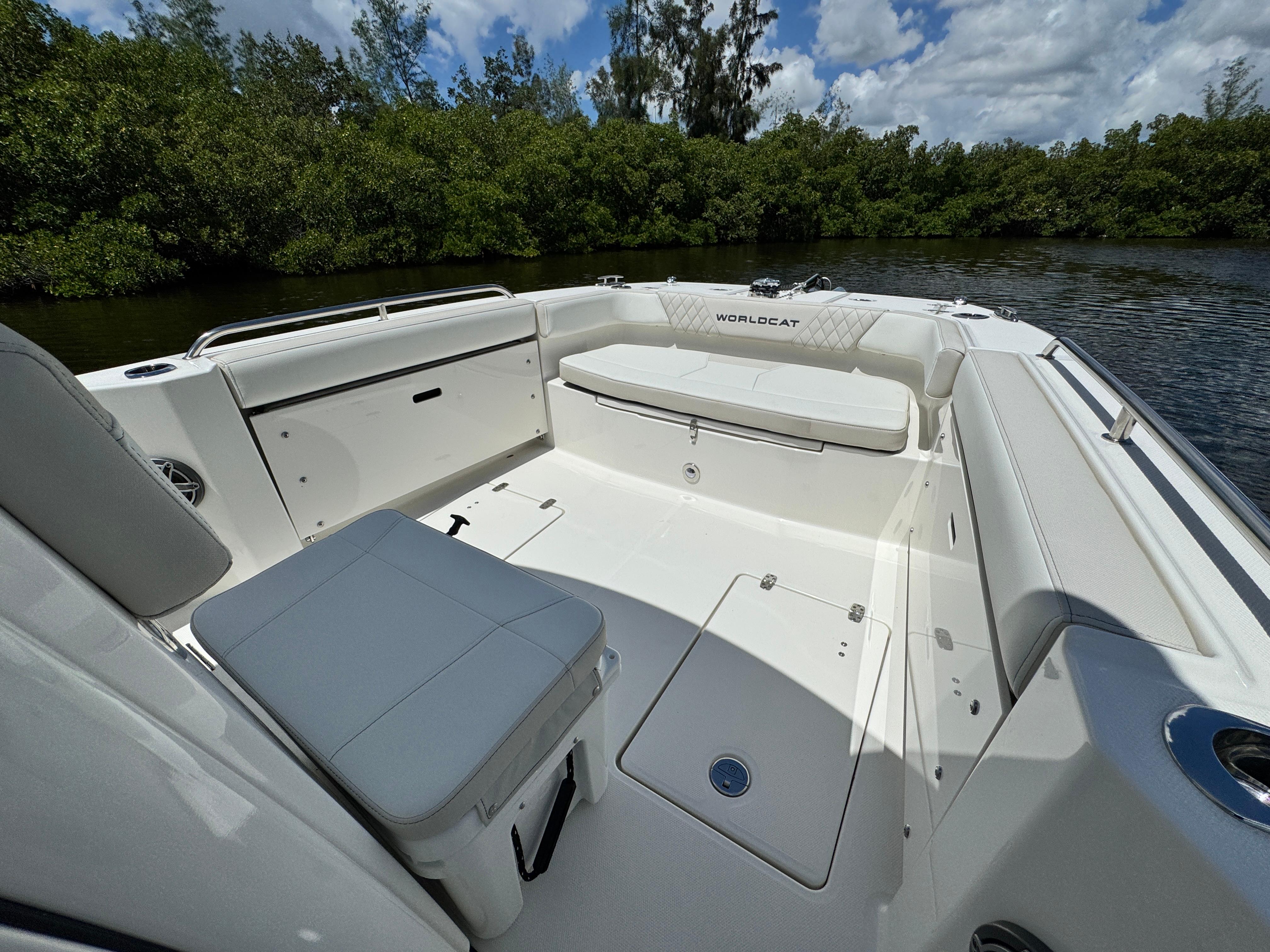 2025 World Cat 235 TE Power Catamaran for sale - YachtWorld