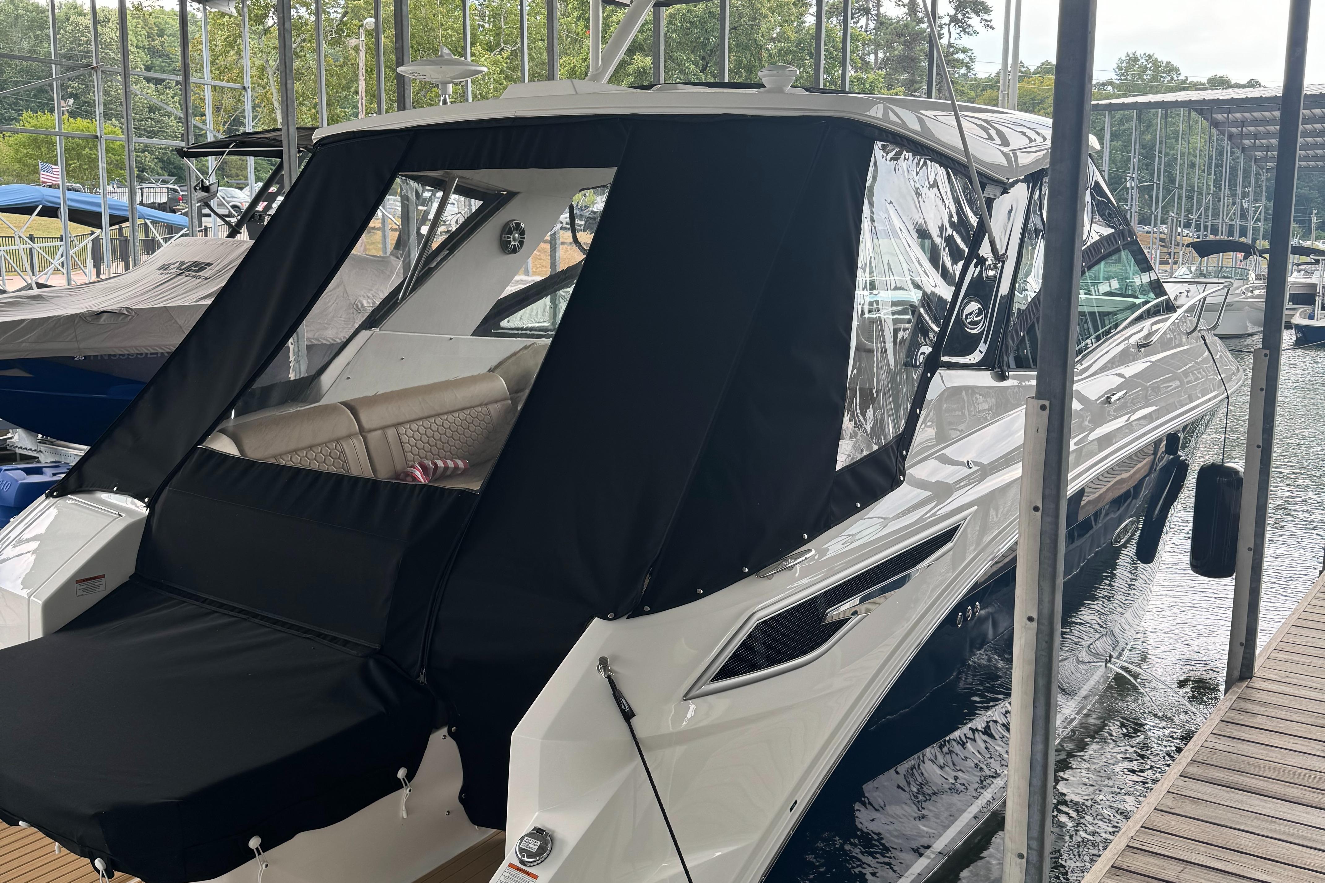 2024 Sea Ray 320 Sundancer Express Cruiser for sale - YachtWorld