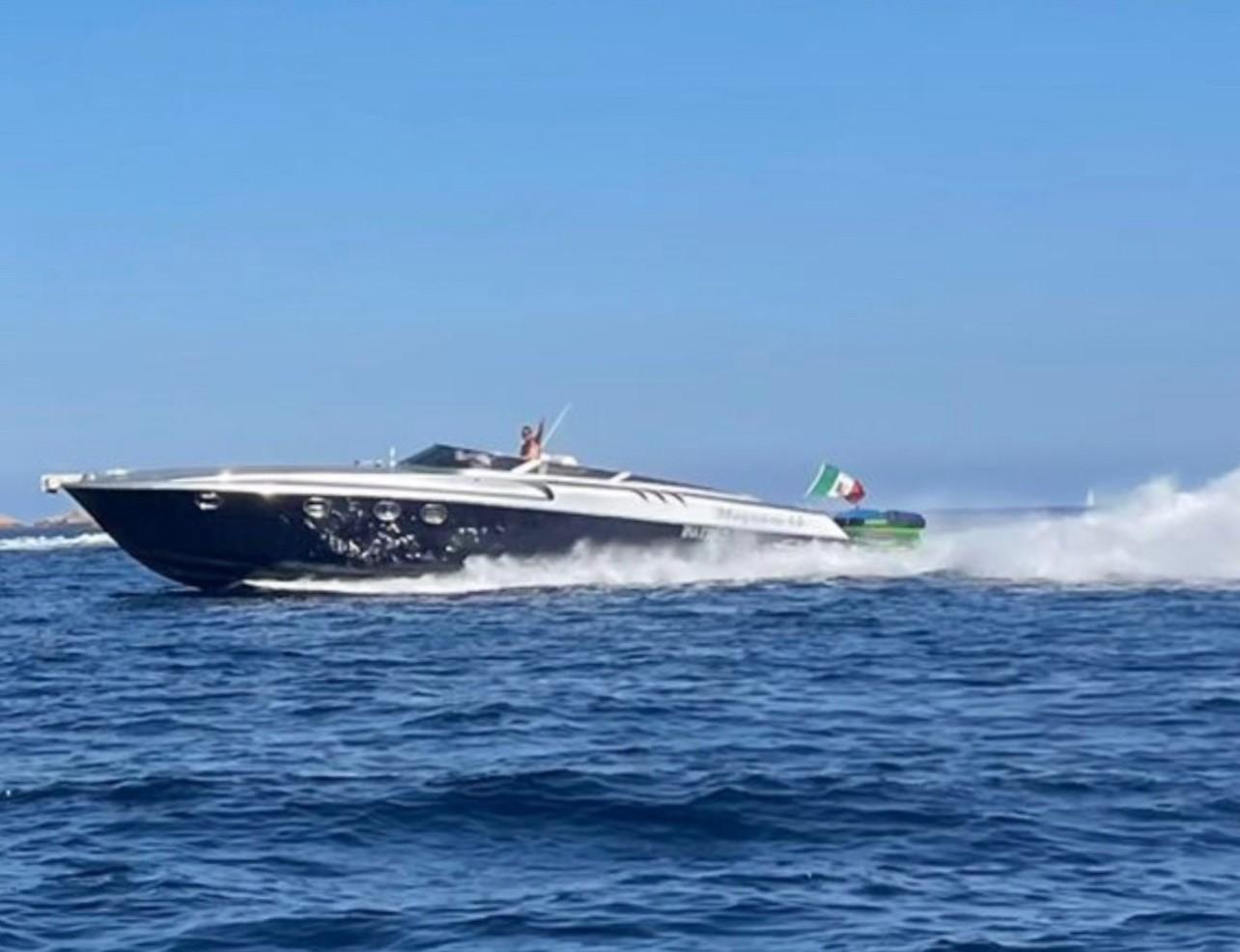 2000 Magnum 44 Express Cruiser for sale - YachtWorld