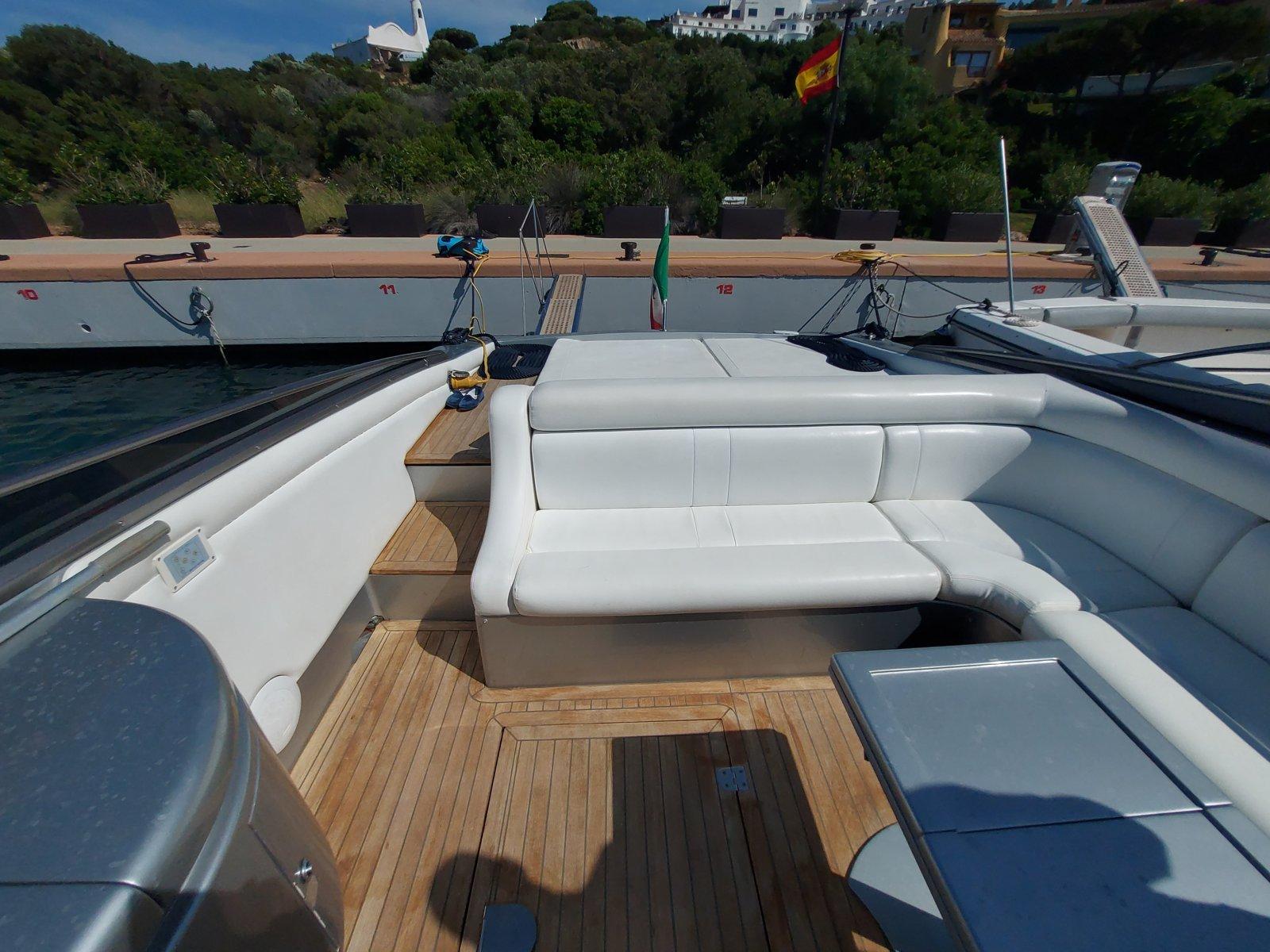 2000 Magnum 44 Express Cruiser for sale - YachtWorld