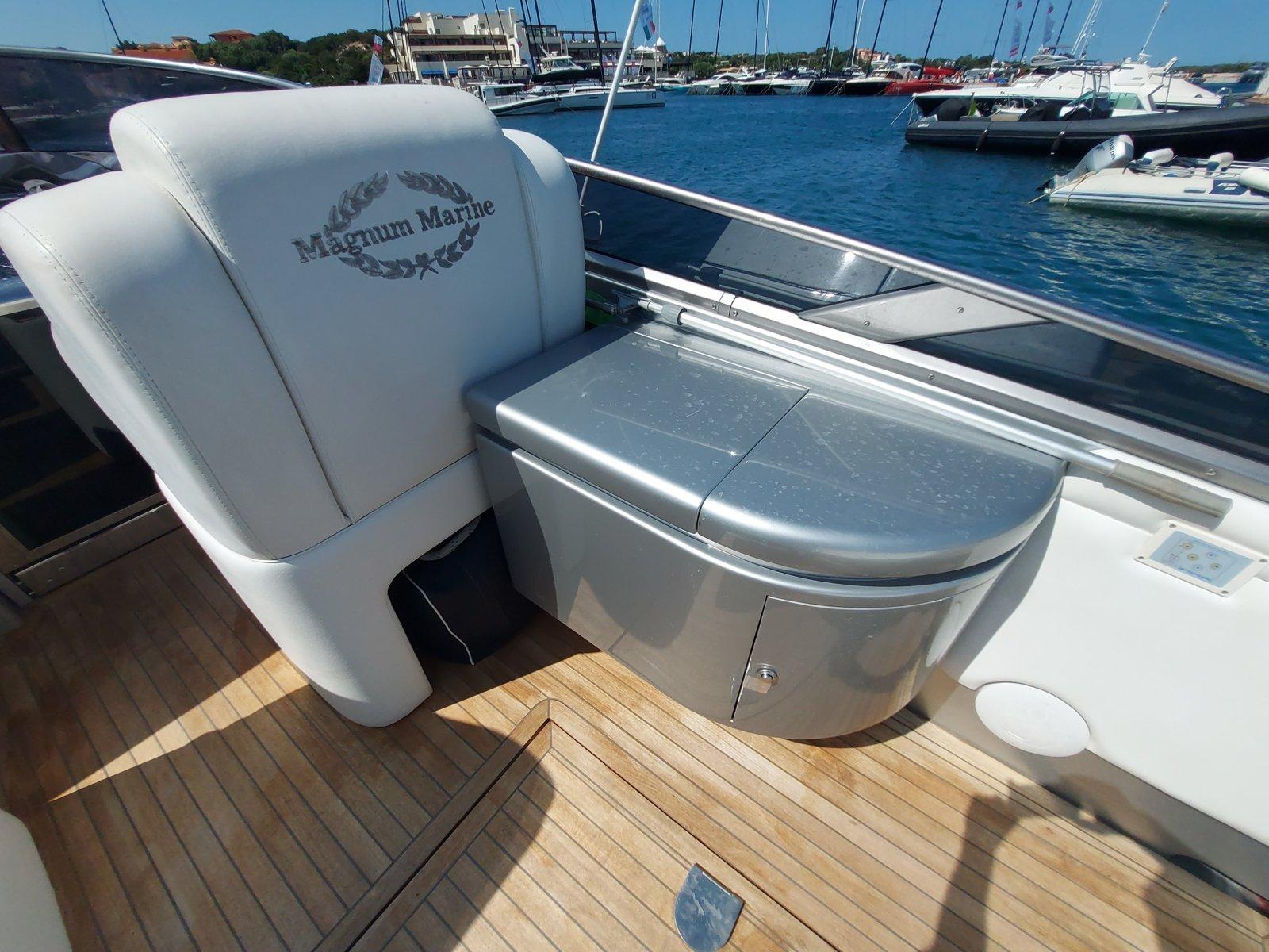 2000 Magnum 44 Express Cruiser for sale - YachtWorld