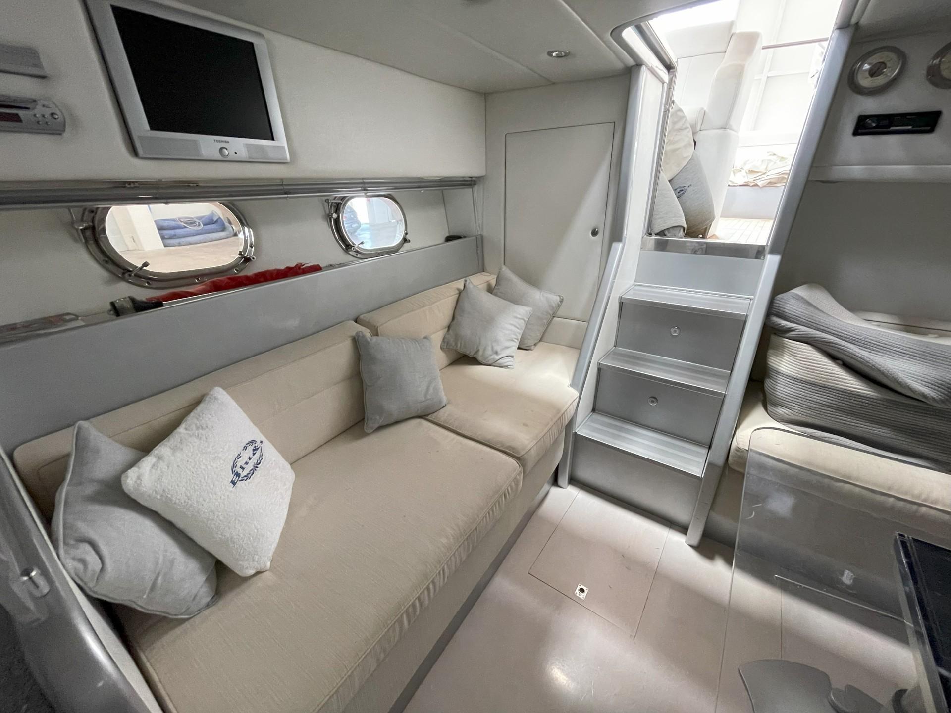 2000 Magnum 44 Express Cruiser for sale - YachtWorld