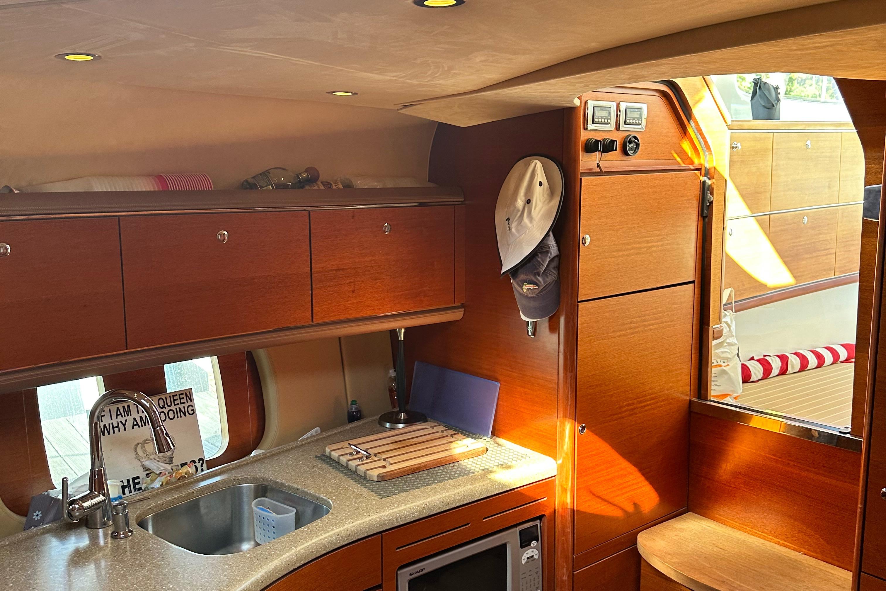2012 Zeelander 44 Express Cruiser for sale - YachtWorld