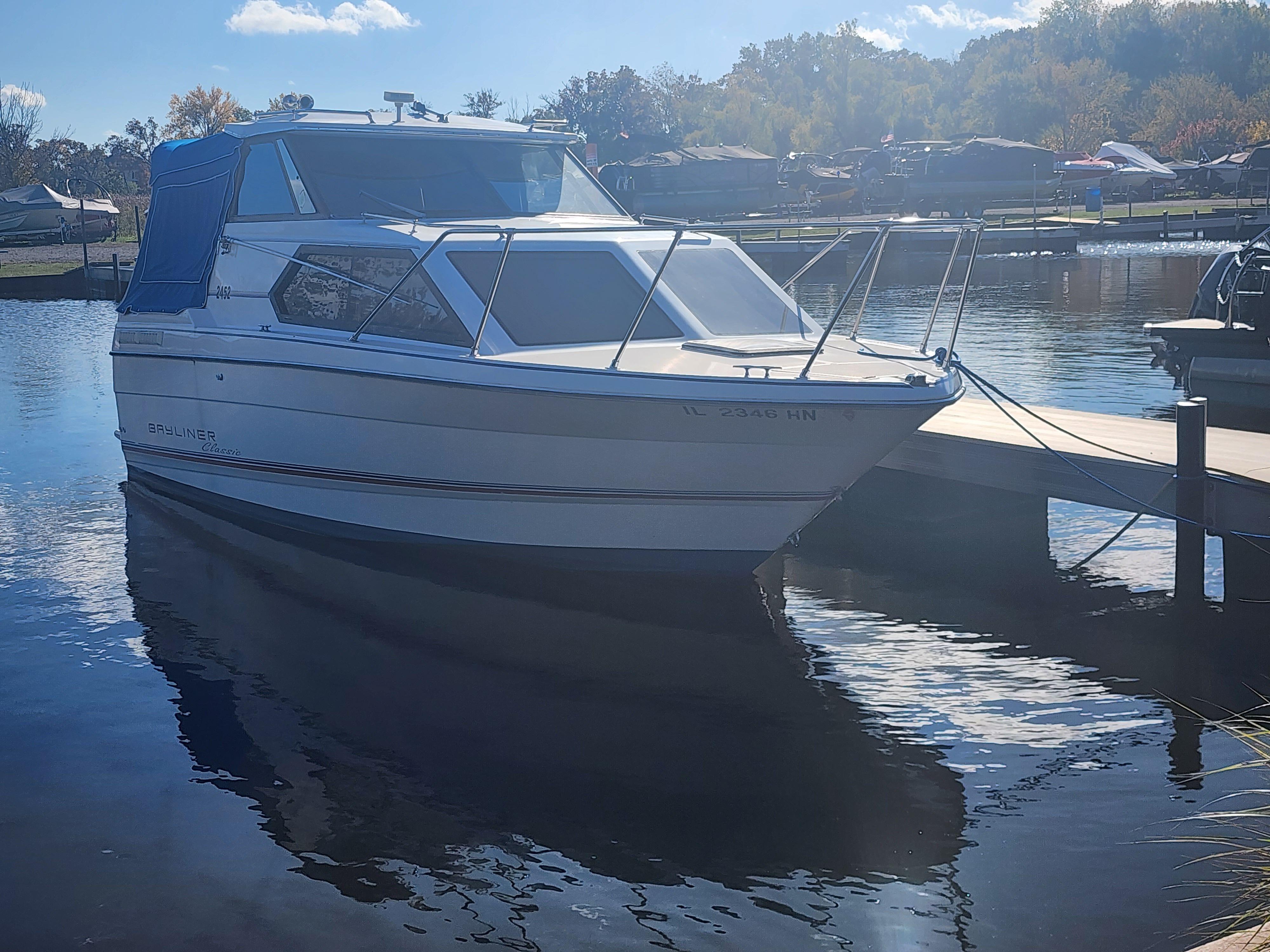 1993 Bayliner 2452 Classic Cuddy Cabin for sale - YachtWorld