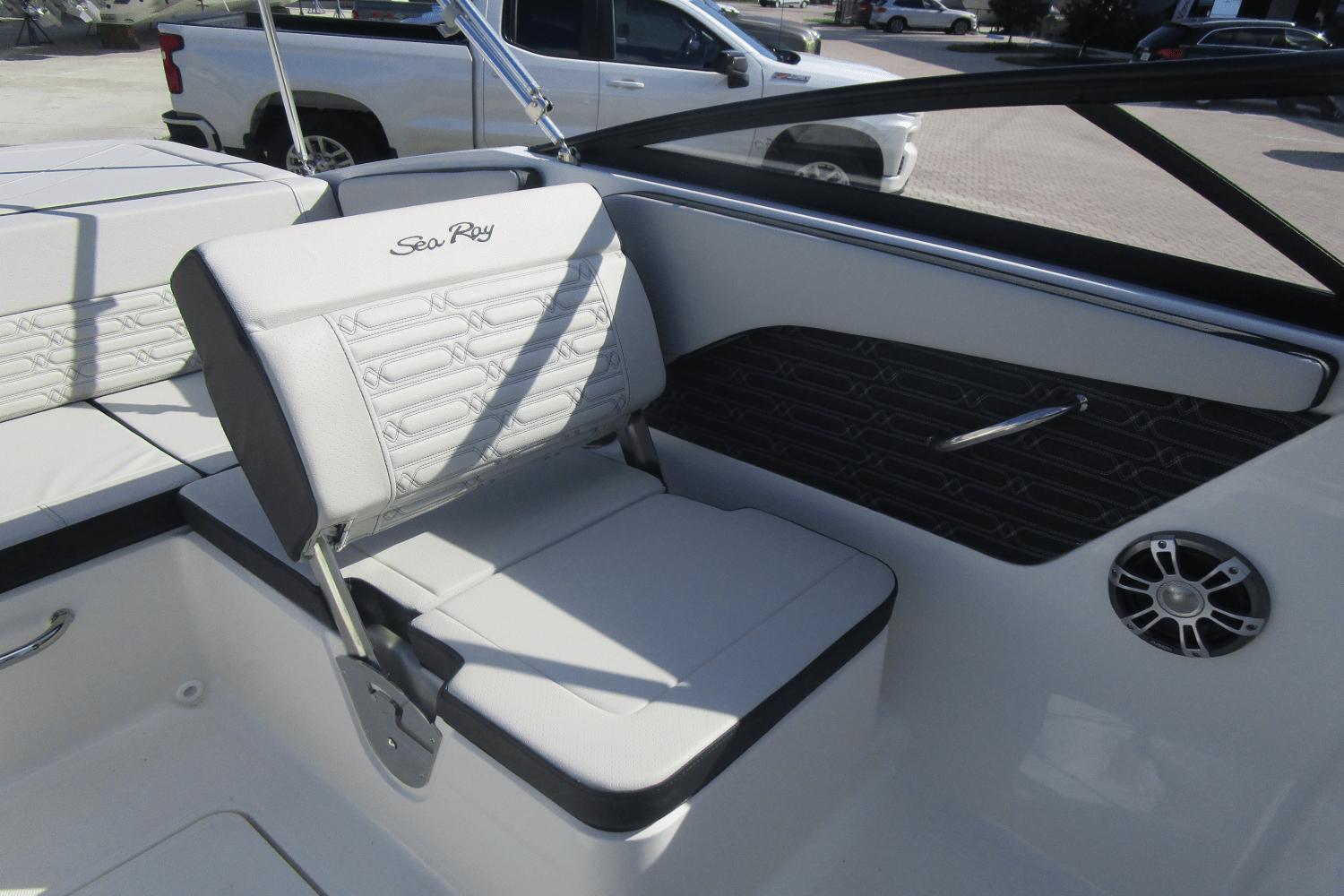 2025 Sea Ray SPX 190 Outboard Runabout for sale - YachtWorld