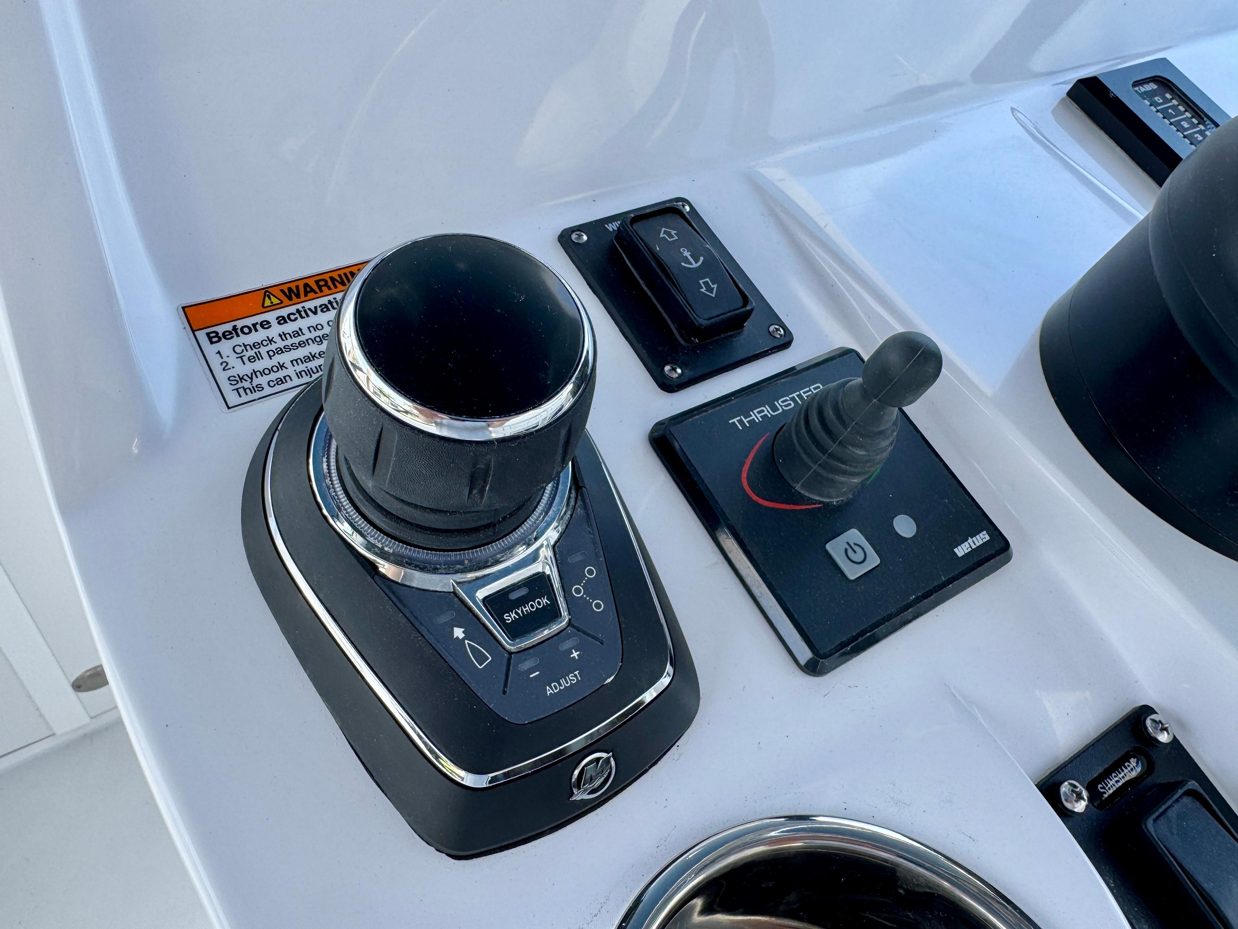 2026 Intrepid 438 Evolution Express-Boot Kaufen - YachtWorld