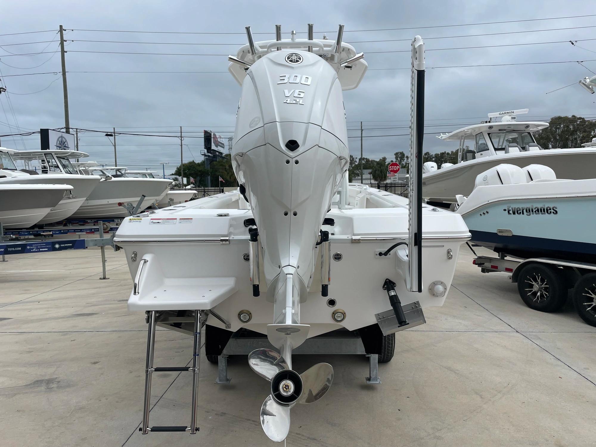 2024 Everglades 243 CC Centre Console for sale - YachtWorld