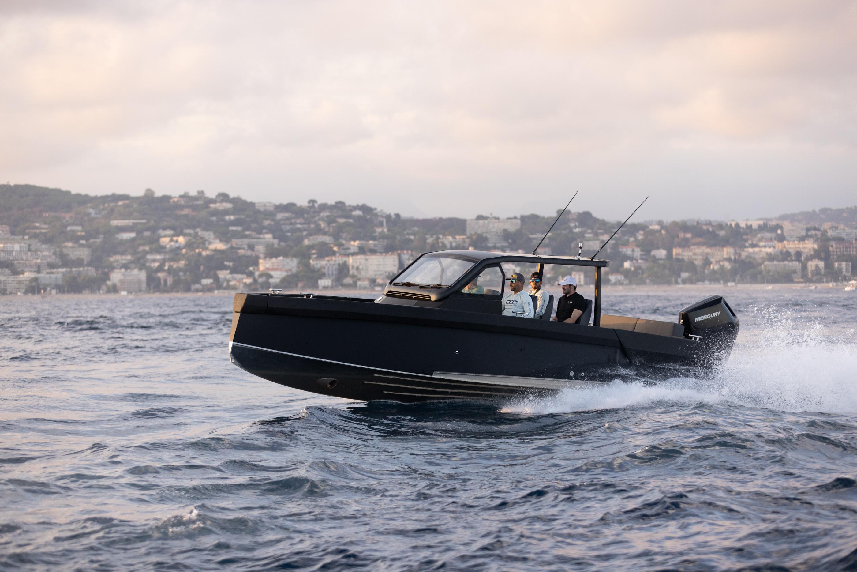 New 2024 XO Boats DFNDR A8 - Hampshire | TopBoats