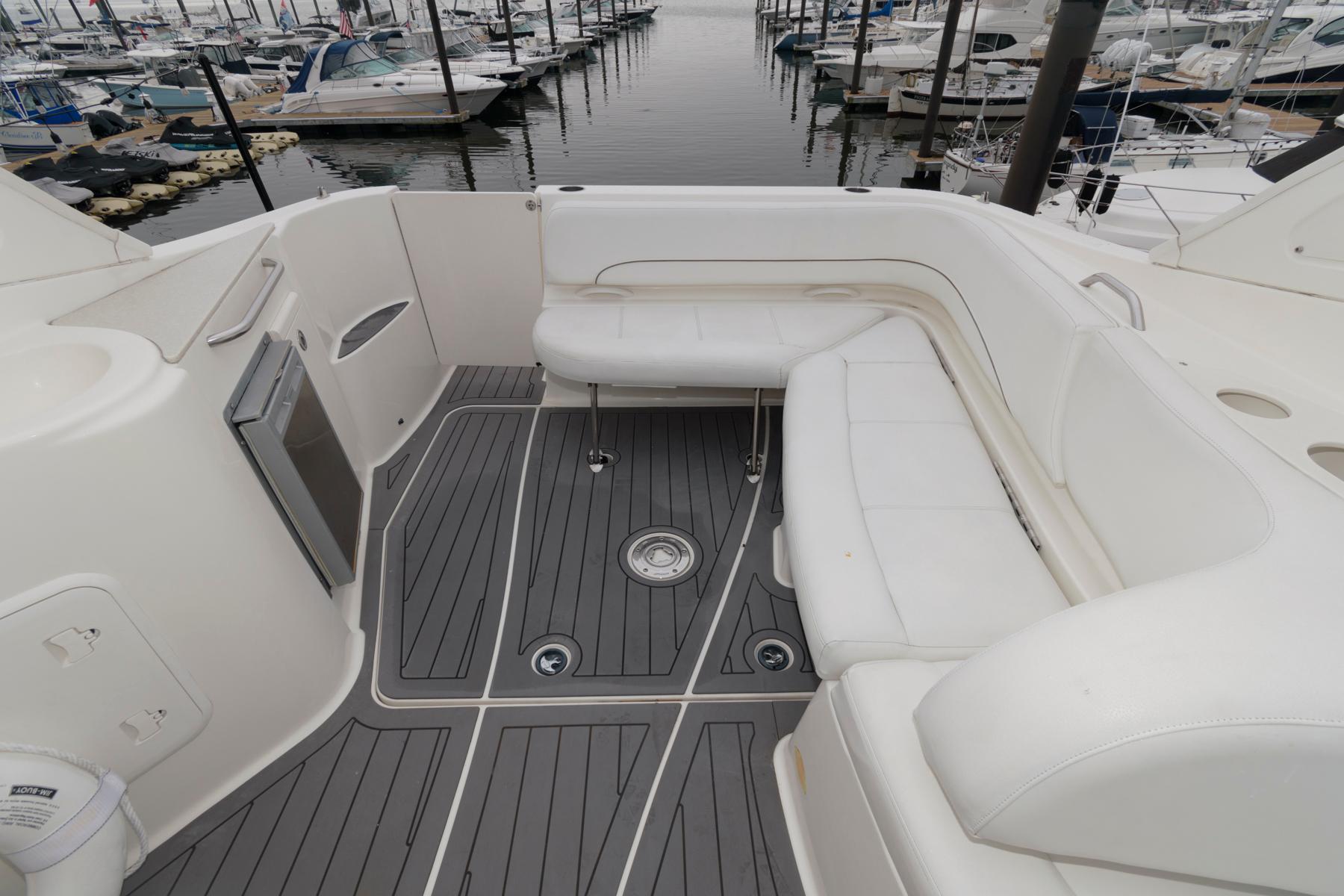 2010 Bayliner 335 Cruiser for sale - YachtWorld