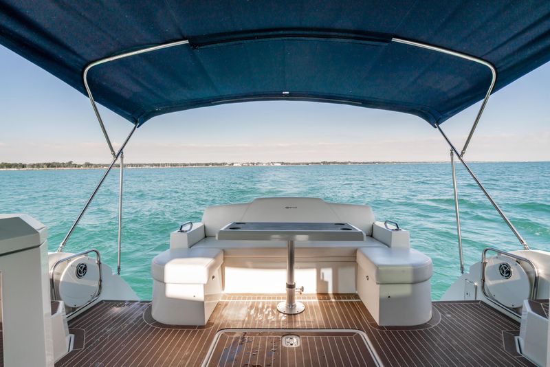 2011 Cruisers Yachts 48 Cantius - Weber Yachts