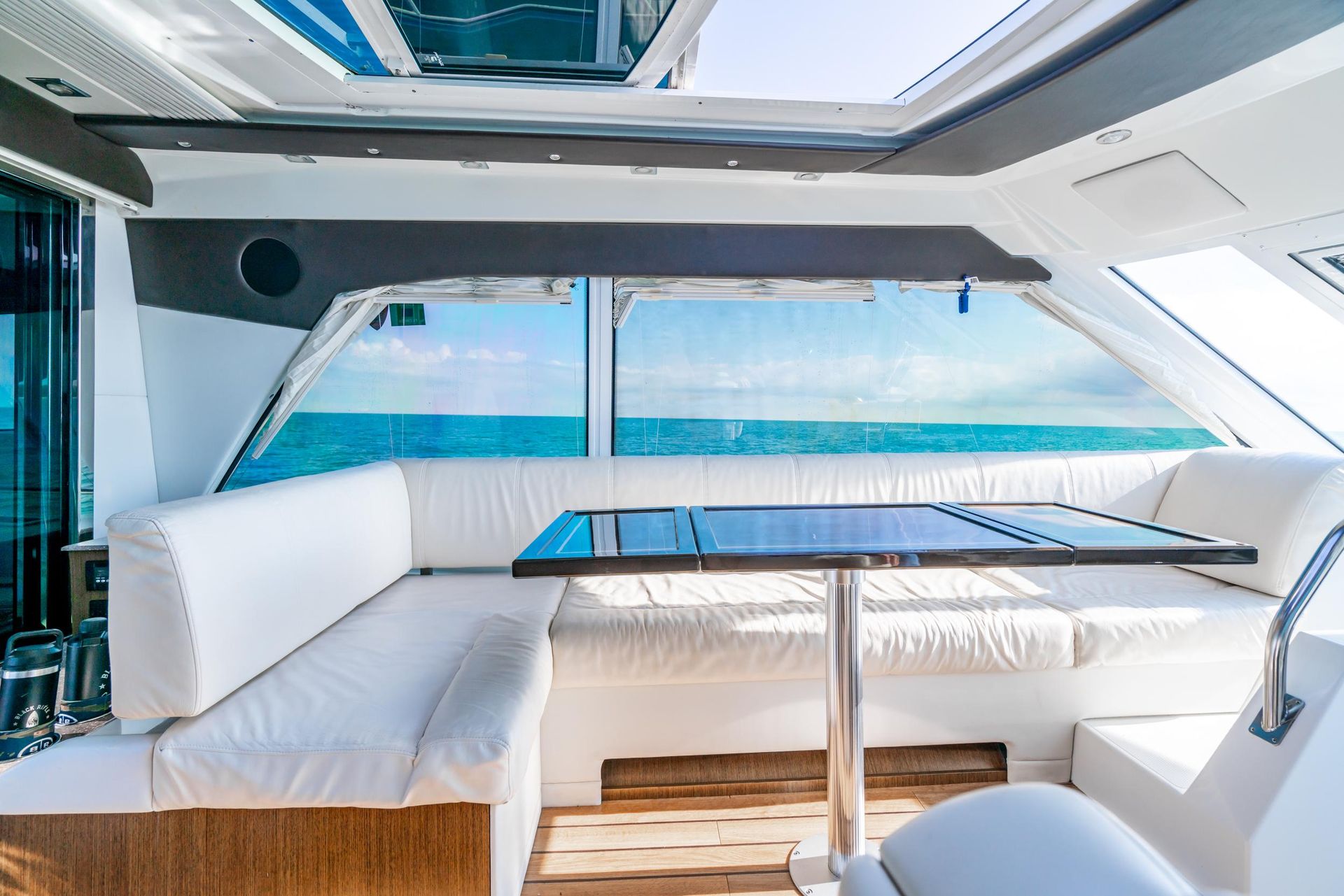 2011 Cruisers Yachts 48 Cantius - Weber Yachts