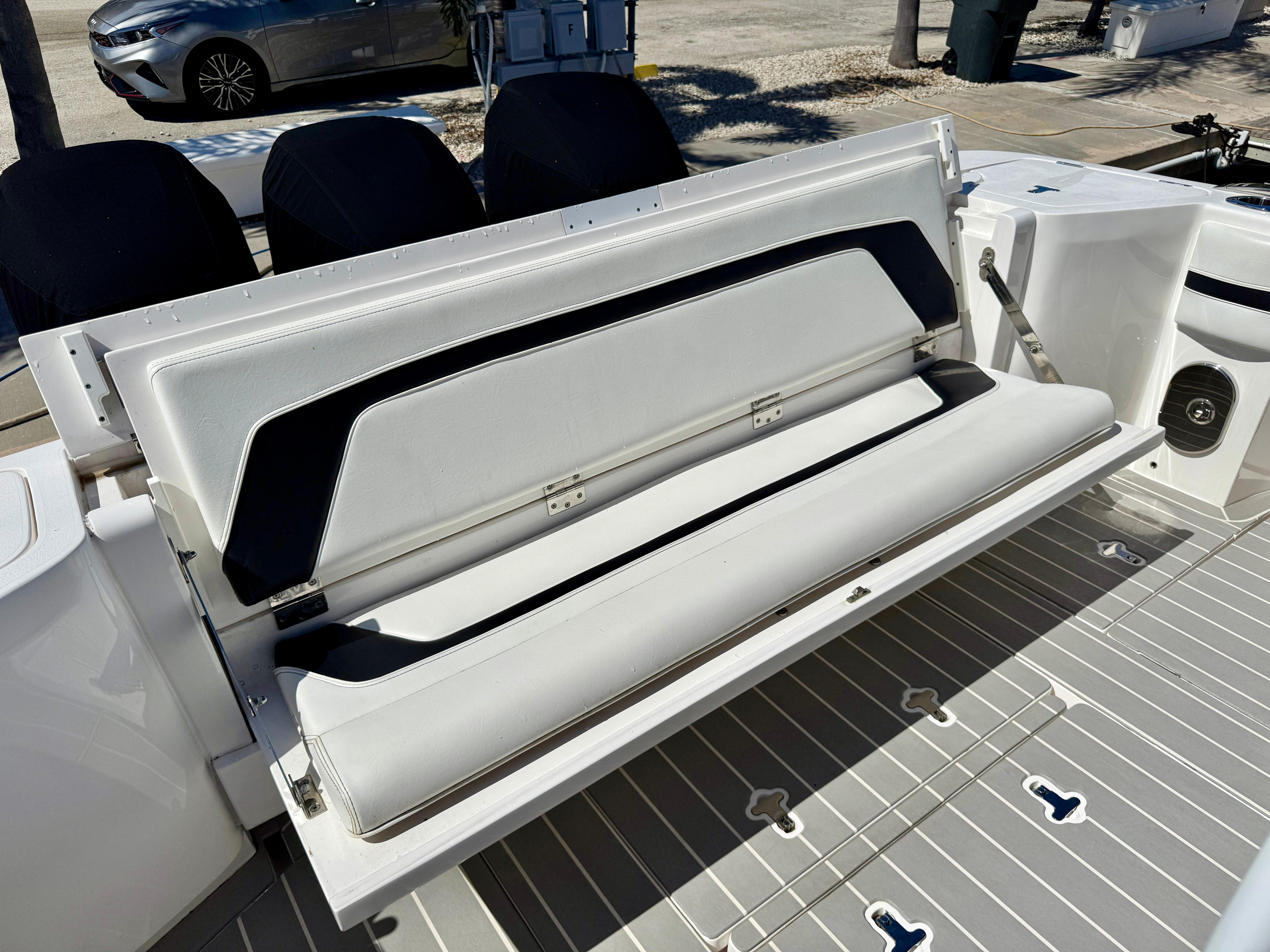 2021 Intrepid 409 Valor Express Cruiser for sale - YachtWorld