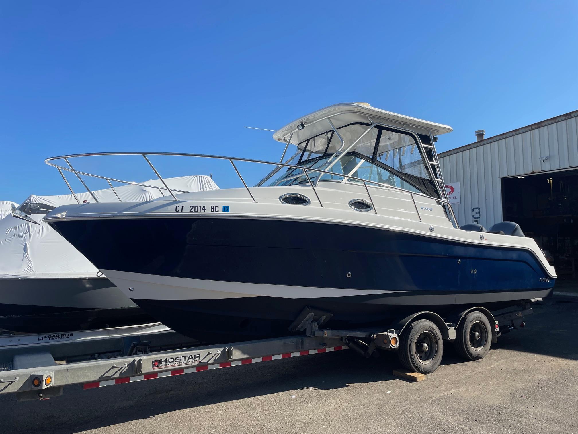 2009 Robalo R305 Walkaround Saltwater Fishing for sale - YachtWorld