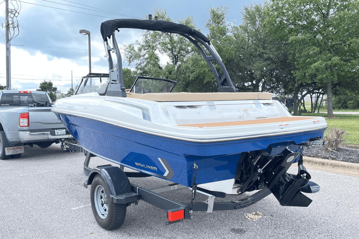 2023 Bayliner VR4 BOWRIDER Runabout-Boot Kaufen - YachtWorld