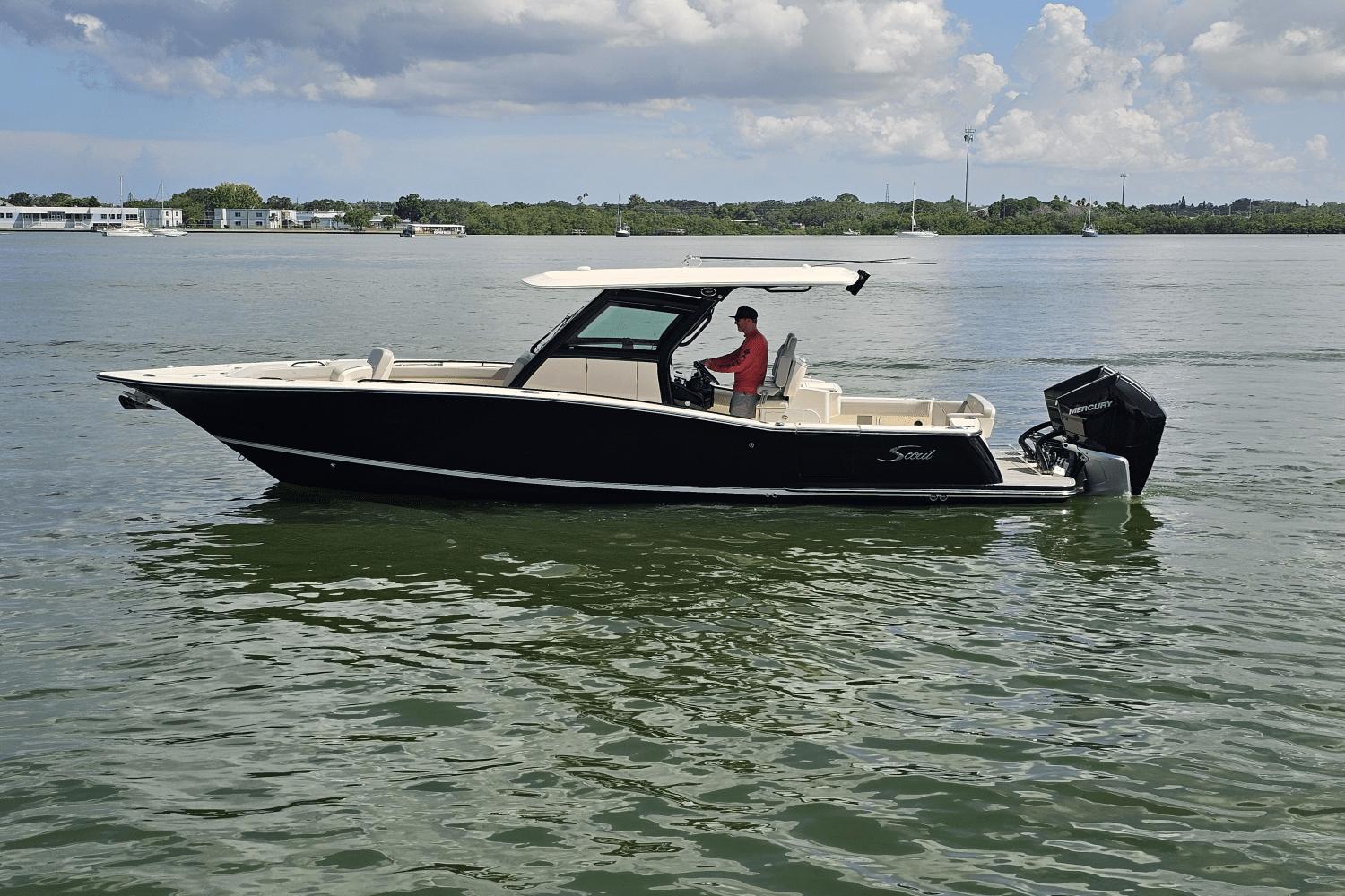 2024 Scout 305 LXF Center Console for sale - YachtWorld