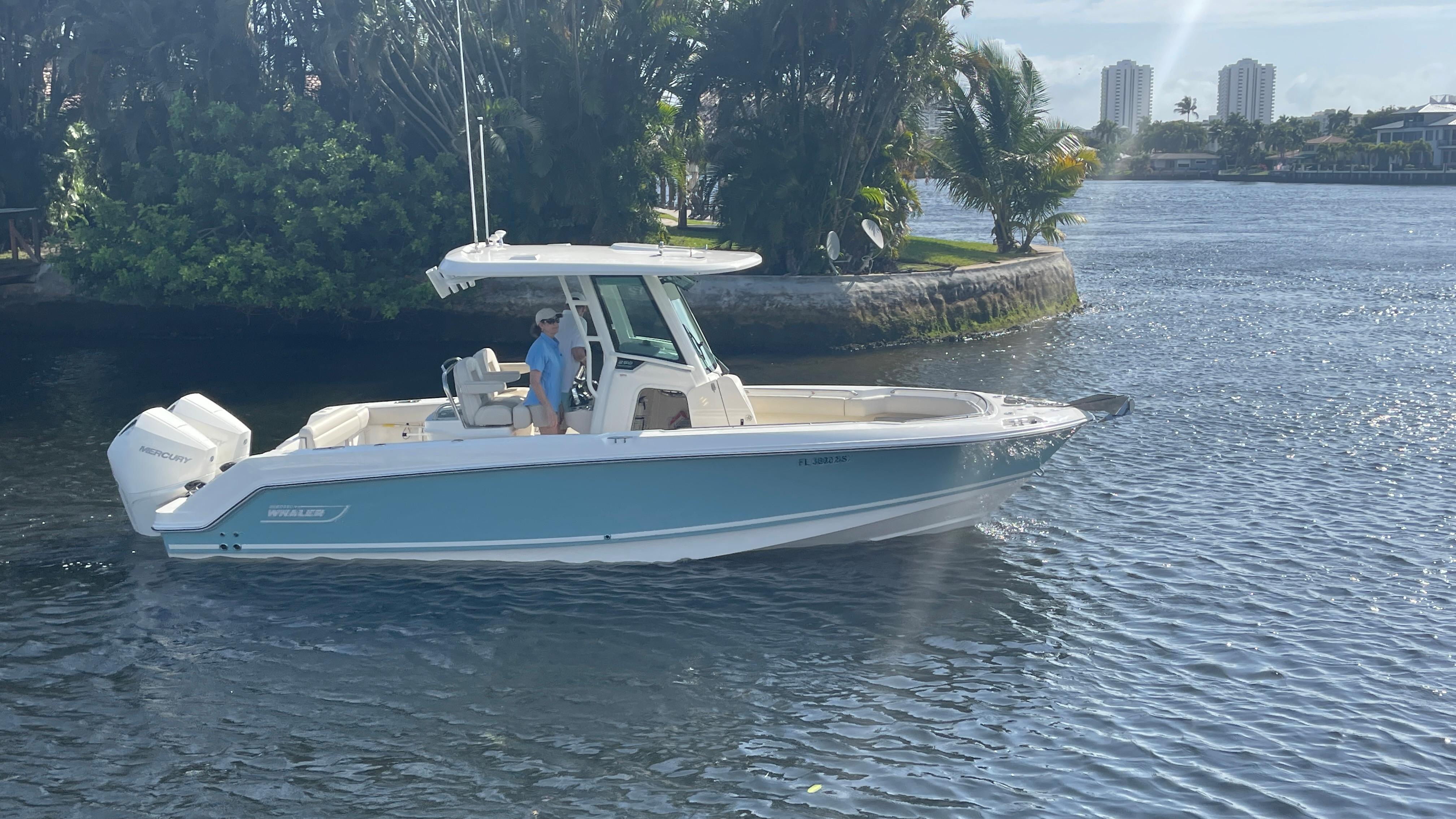 2021 Boston Whaler 250 Outrage Centre Console for sale - YachtWorld