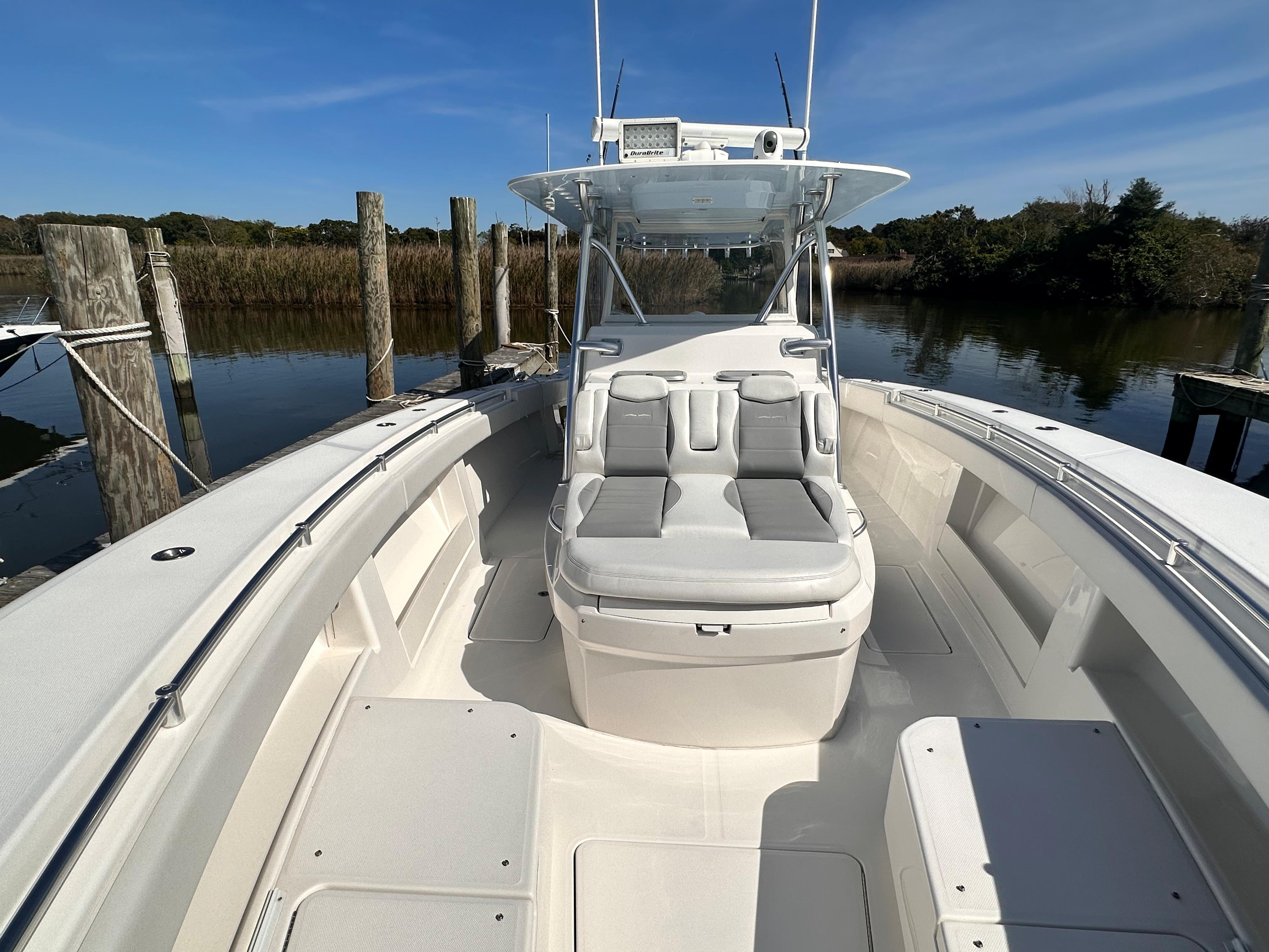 2017 Invincible 42 Center Cabin Center Console for sale - YachtWorld