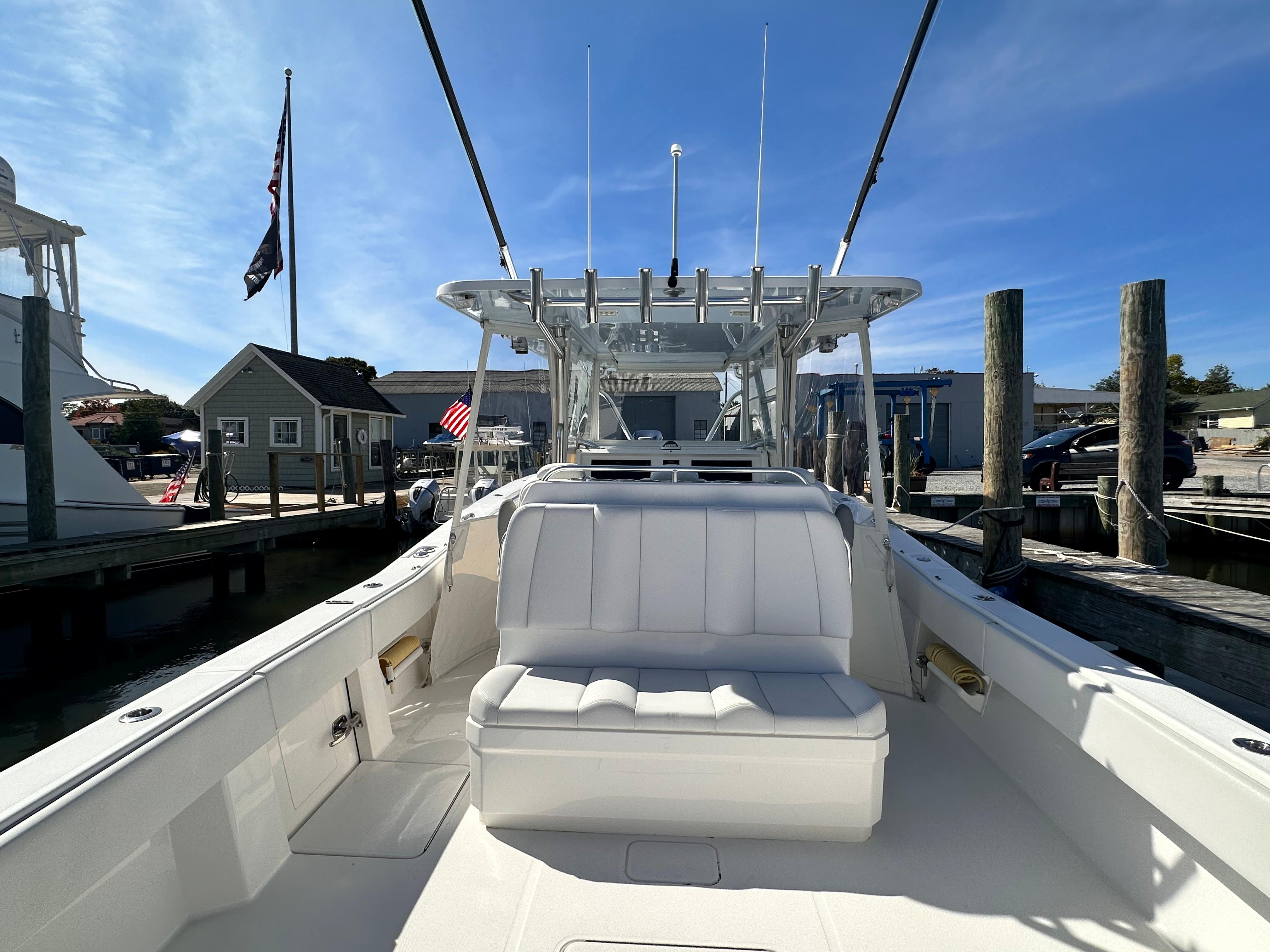 2017 Invincible 42 Center Cabin Center Console for sale - YachtWorld