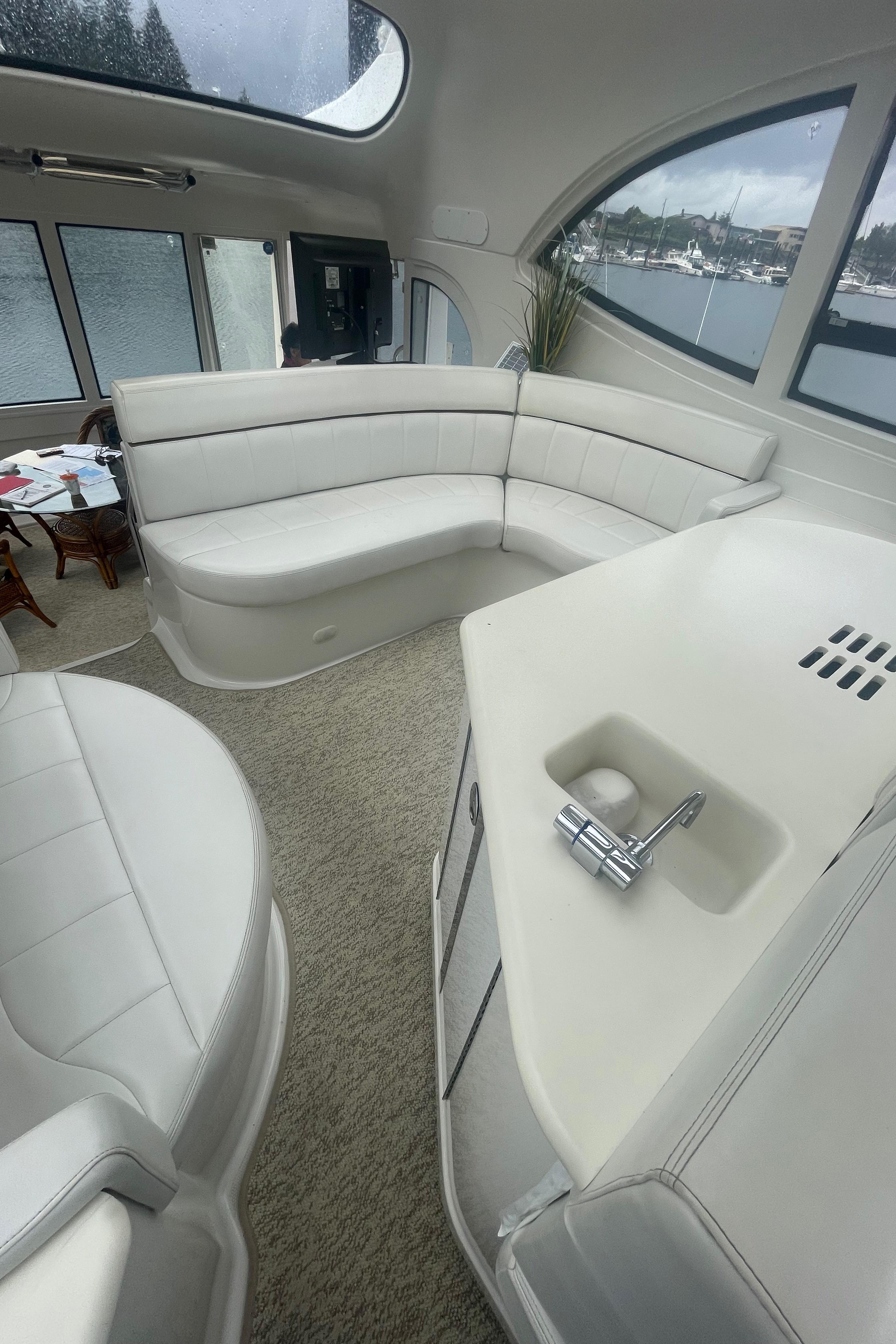 2004 Carver 564 Cockpit Motor Yacht Flybridge for sale - YachtWorld