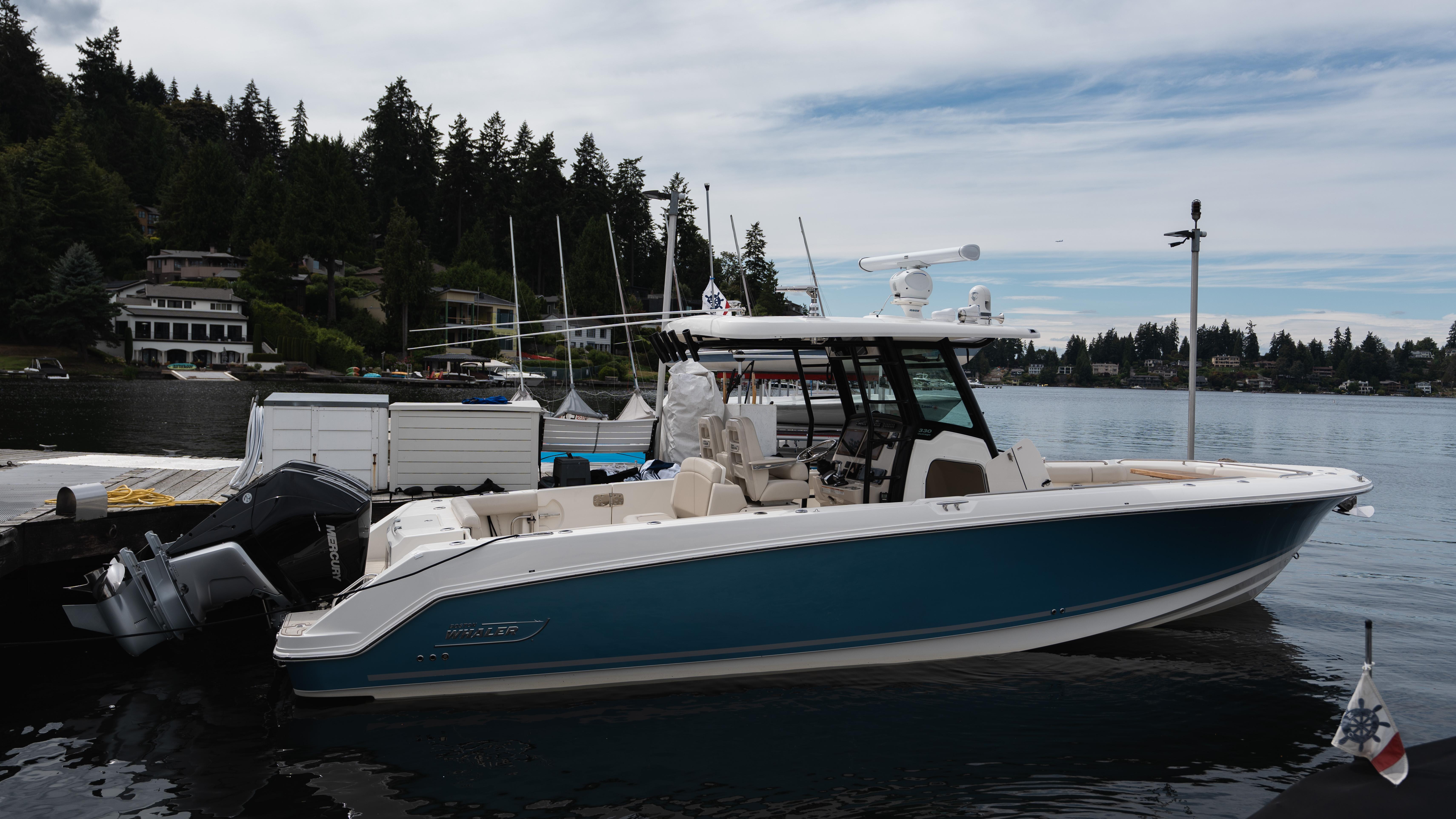 2023 Boston Whaler 330 Outrage Center Console for sale - YachtWorld