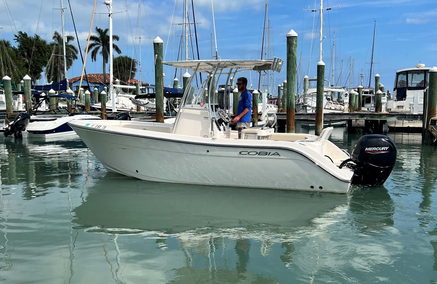 2022 Cobia 220 Centre Console for sale - YachtWorld