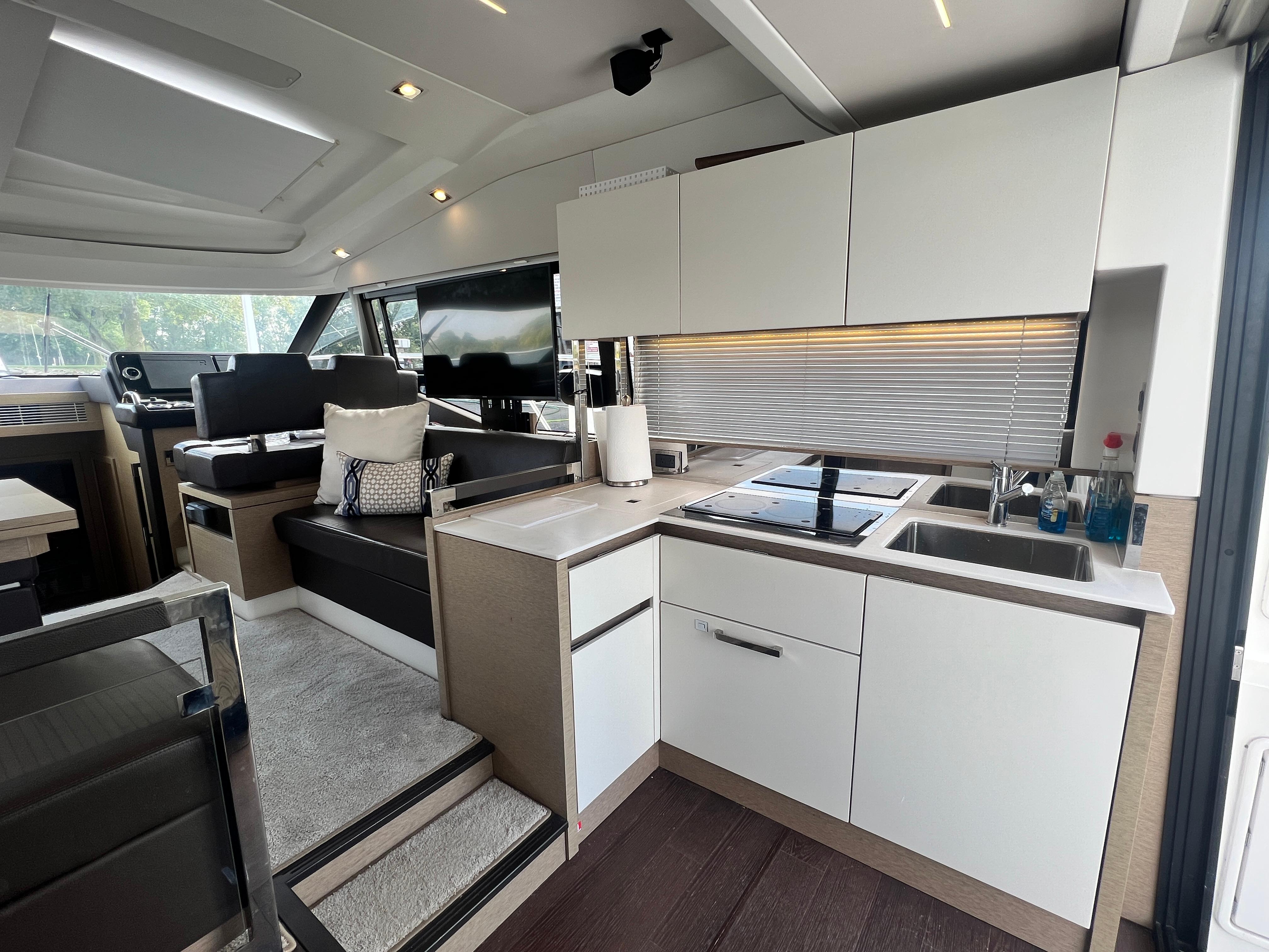 2018 Prestige 460 Cruiser for sale - YachtWorld