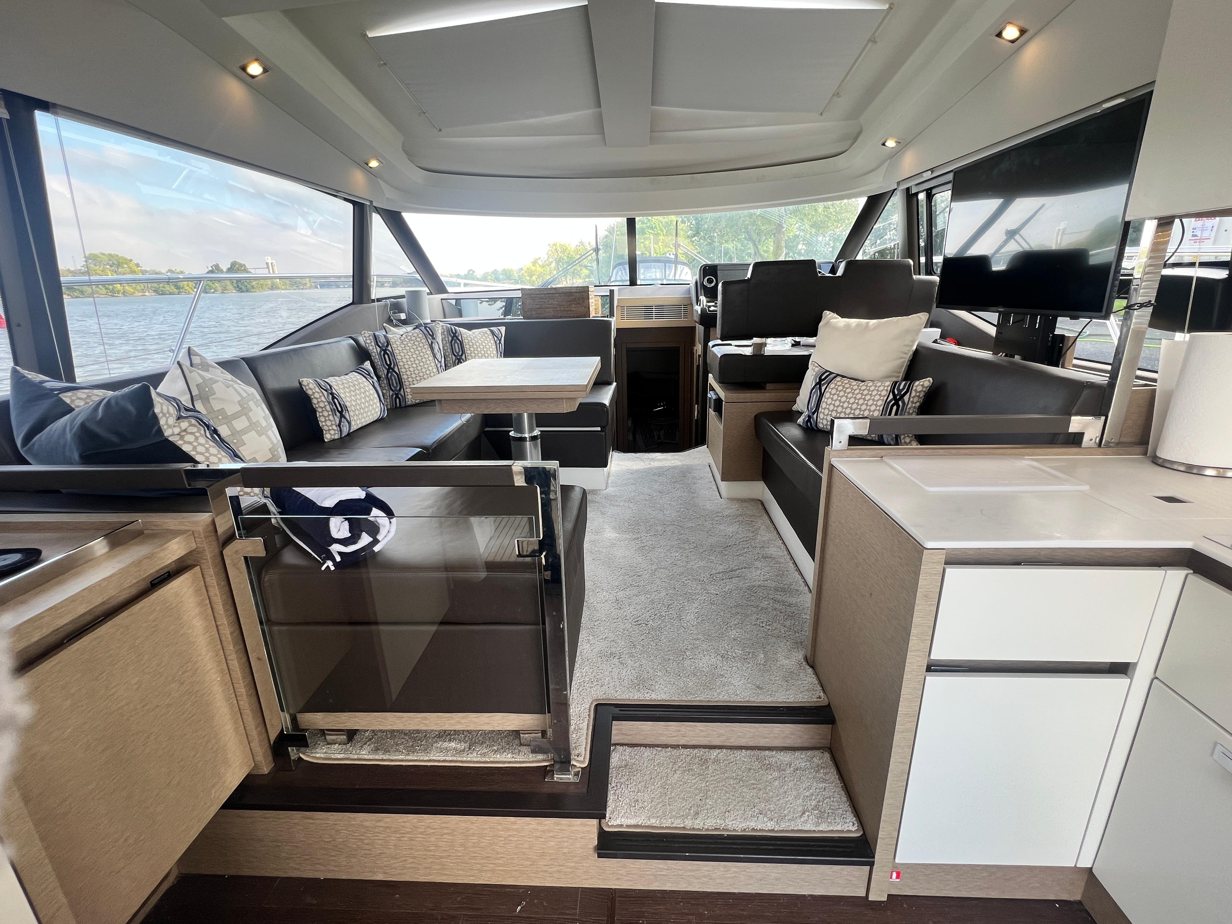 2018 Prestige 460 Cruiser for sale - YachtWorld