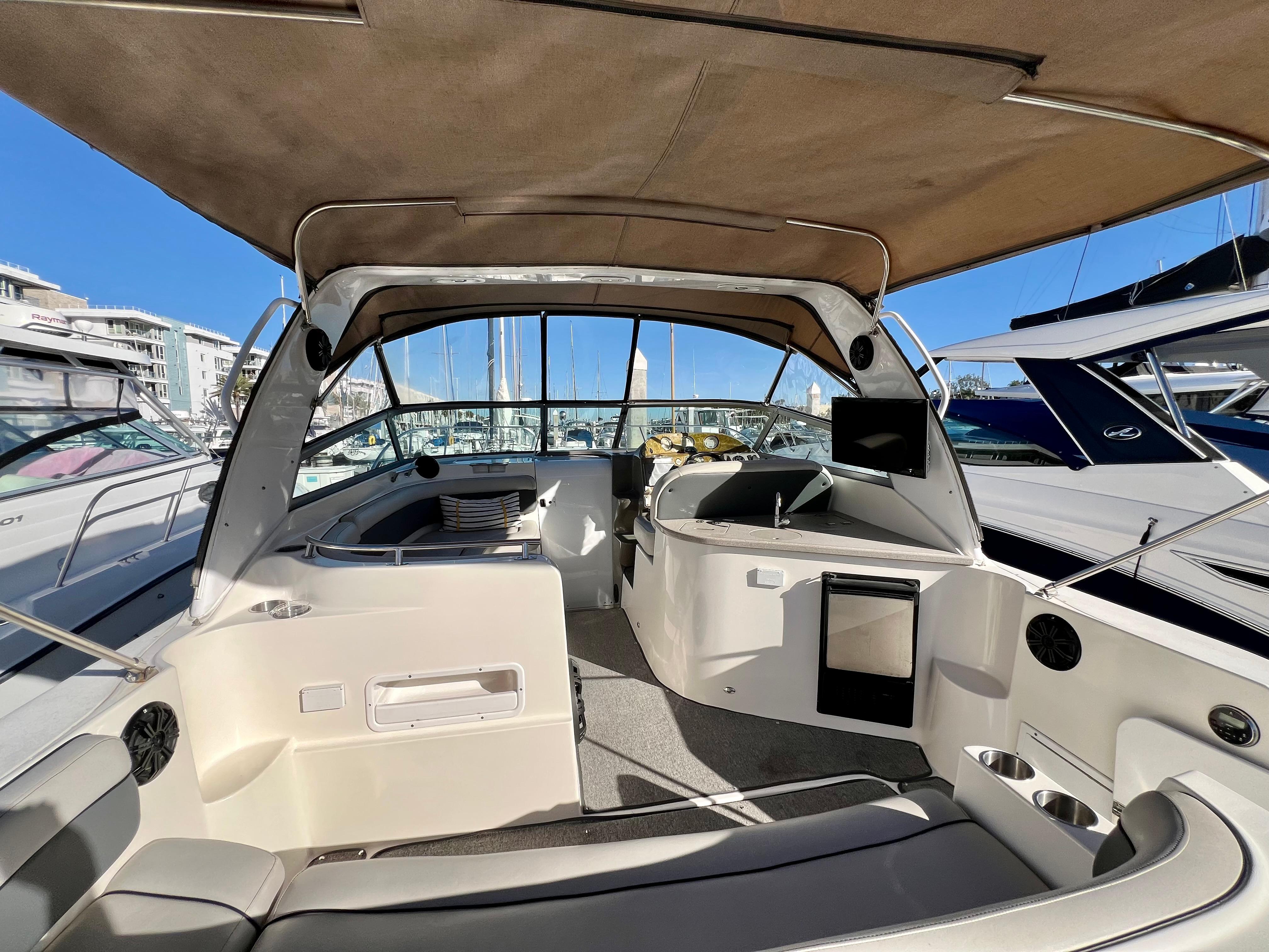 2006 Rinker 320 Express Cruiser Express Cruiser for sale - YachtWorld