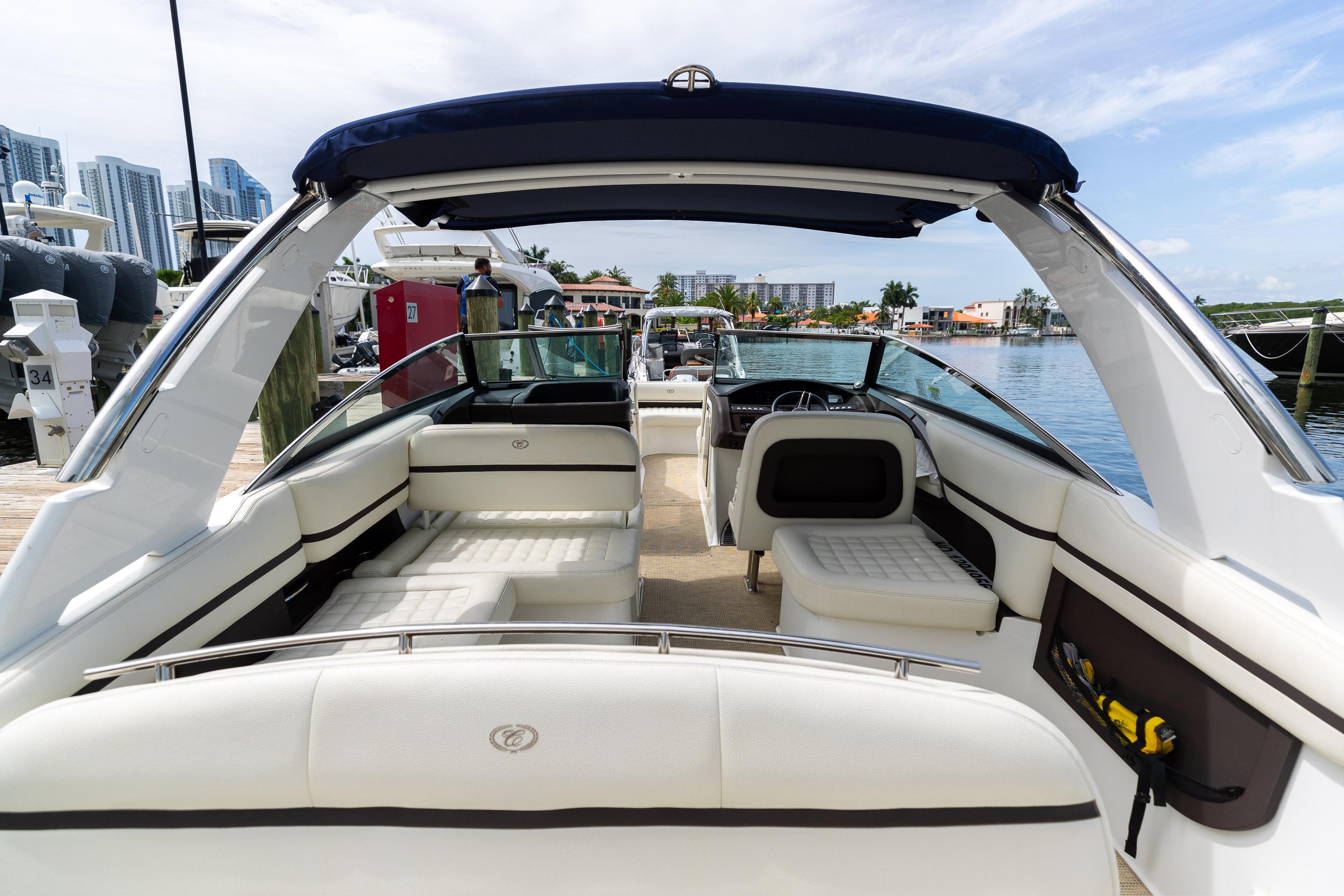 2019 Cobalt 30SC Bowrider for sale - YachtWorld