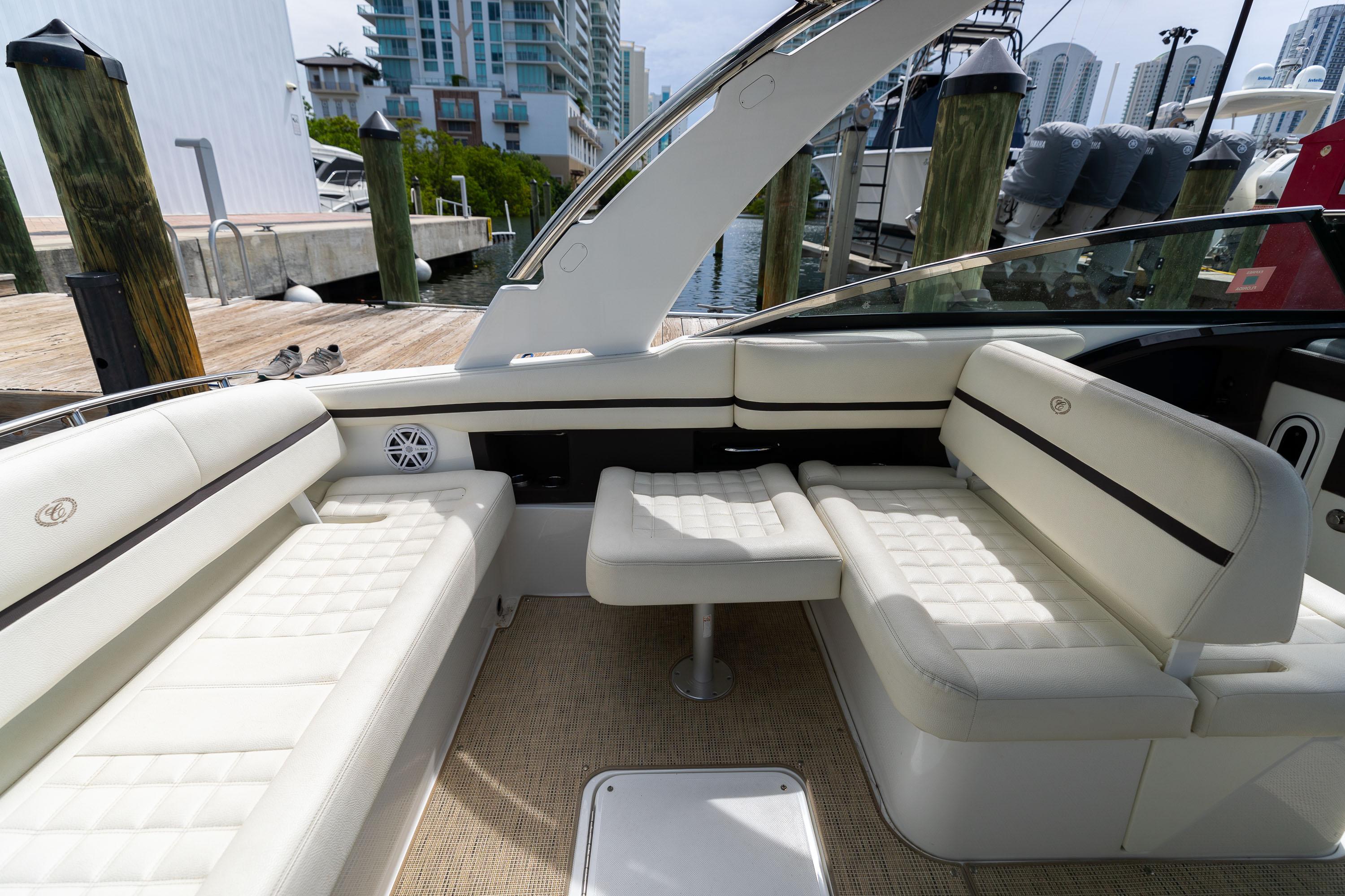 2019 Cobalt 30SC Bowrider for sale - YachtWorld