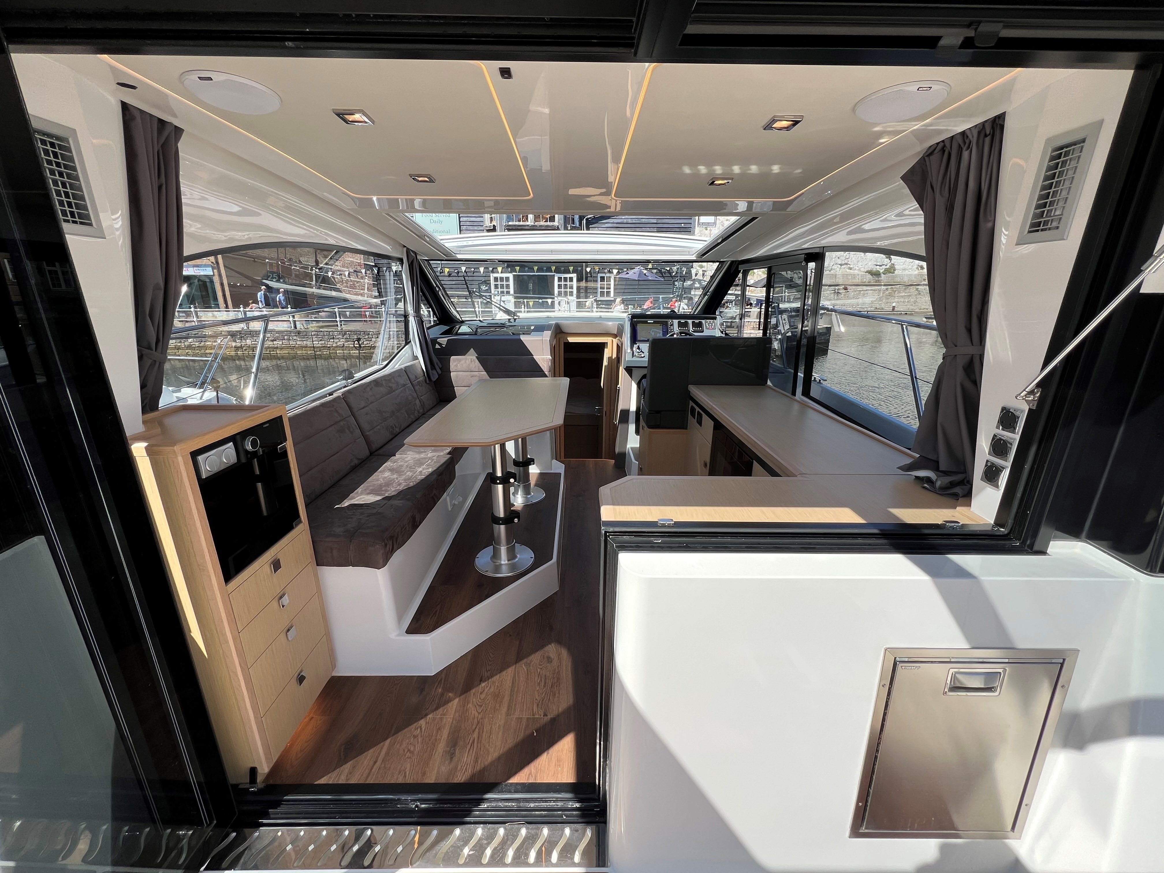 Occasion 2023 Parker Monaco 110 - East Sussex | Annonces du Bateau