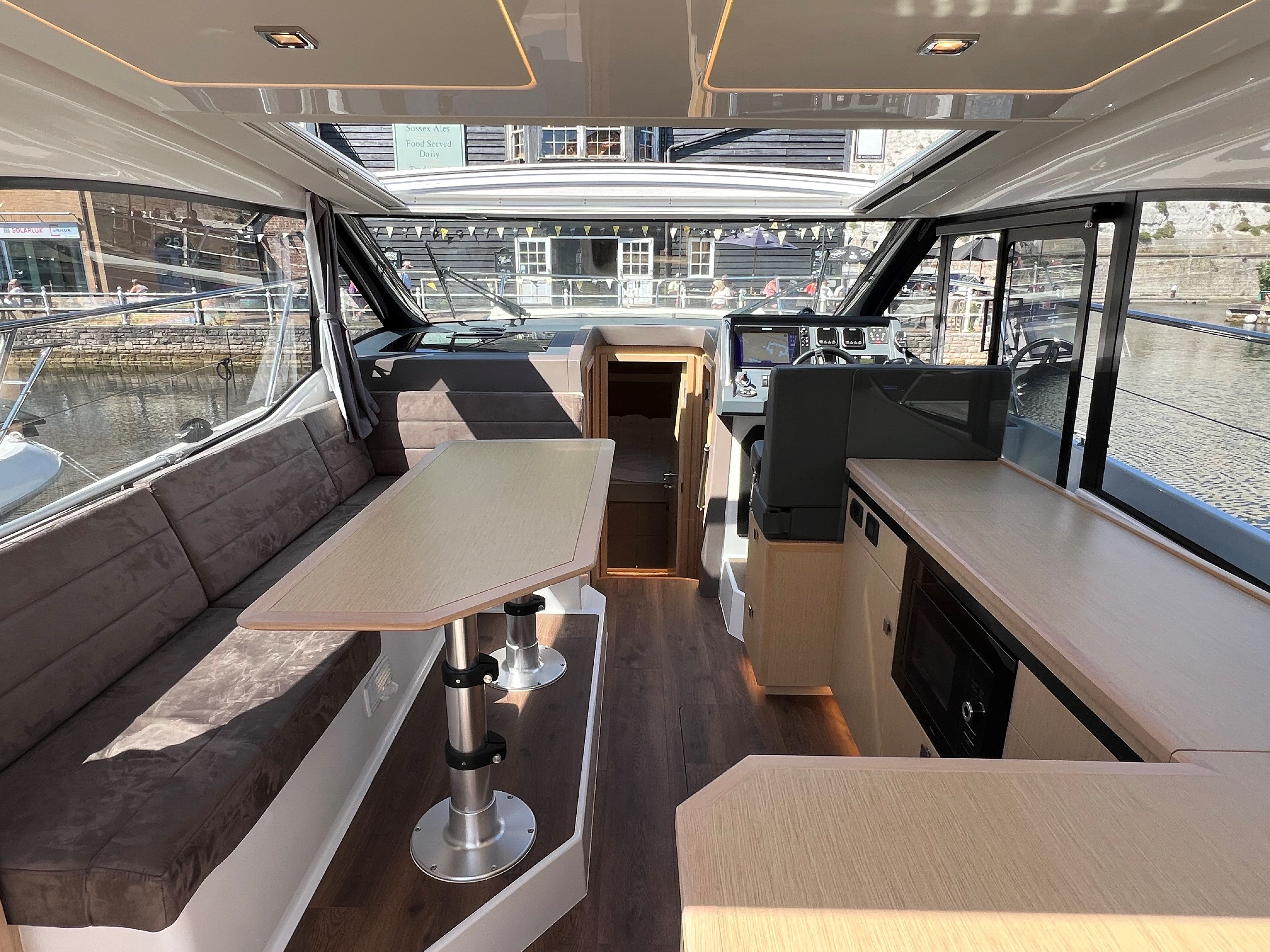 Occasion 2023 Parker Monaco 110 - East Sussex | Annonces du Bateau