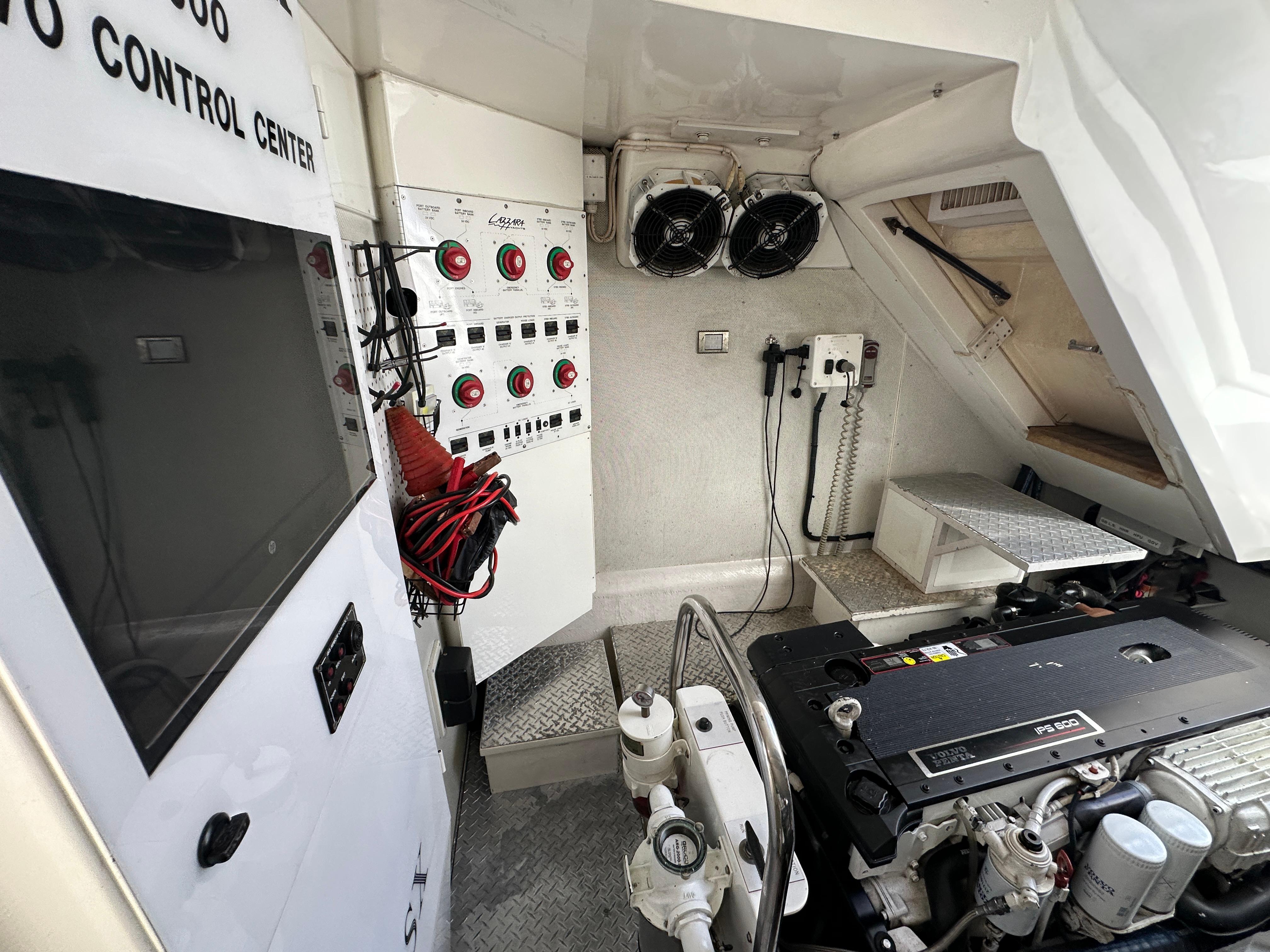 2009 Lazzara LSX 75 Motor Yachts for sale - YachtWorld