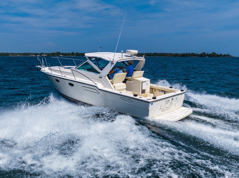 1995 Tiara Yachts 33 Open - Weber Yachts