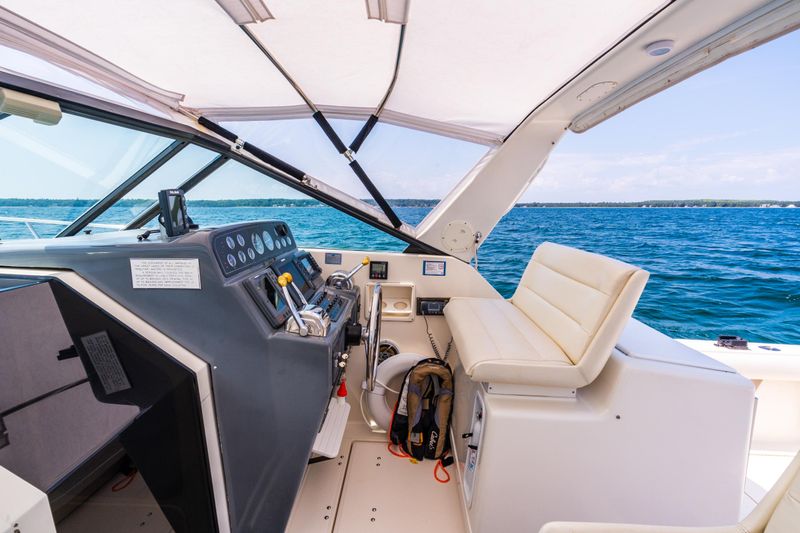 1995 Tiara Yachts 33 Open - Weber Yachts