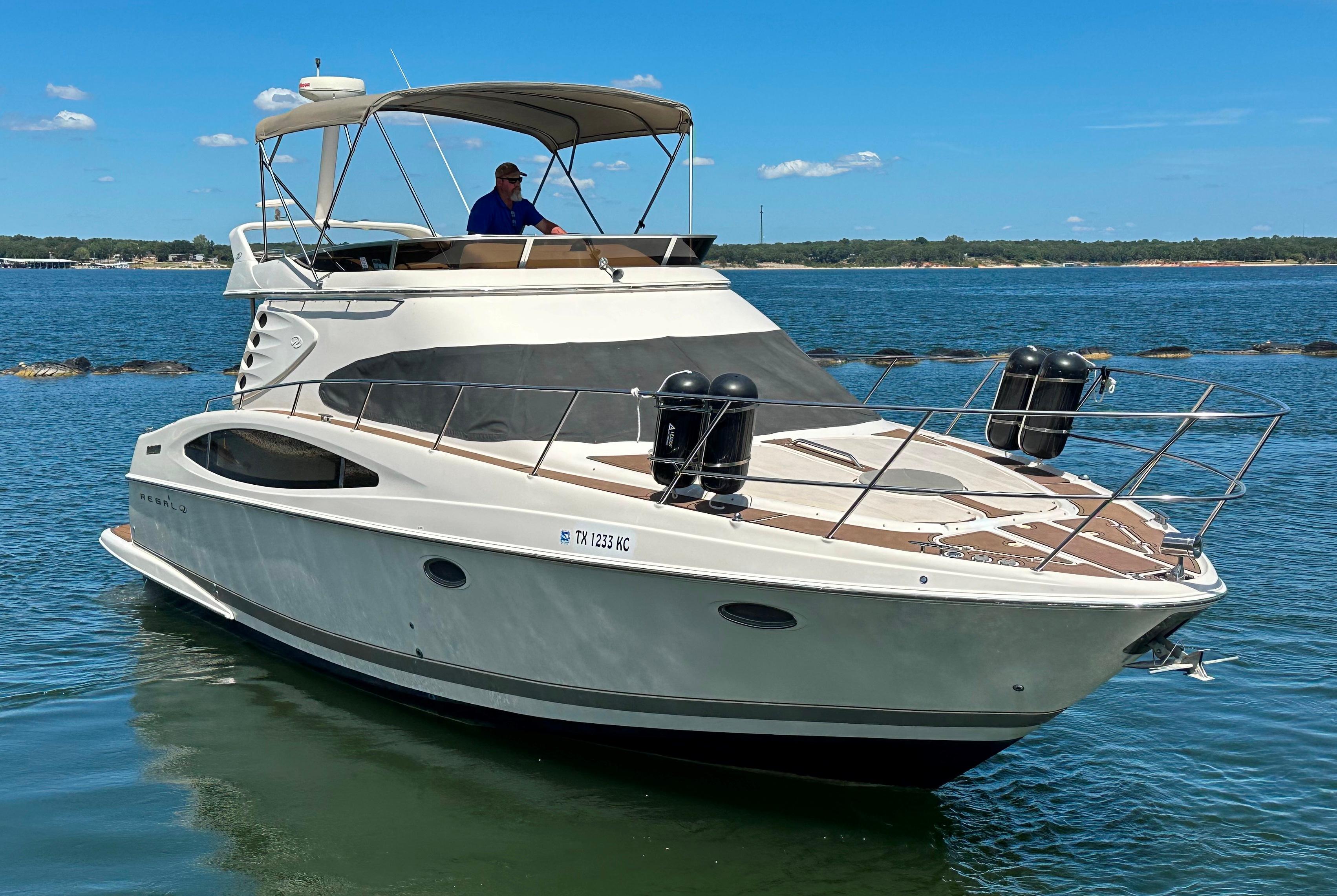 2001 Regal Commodore 3780 Flybridge for sale - YachtWorld