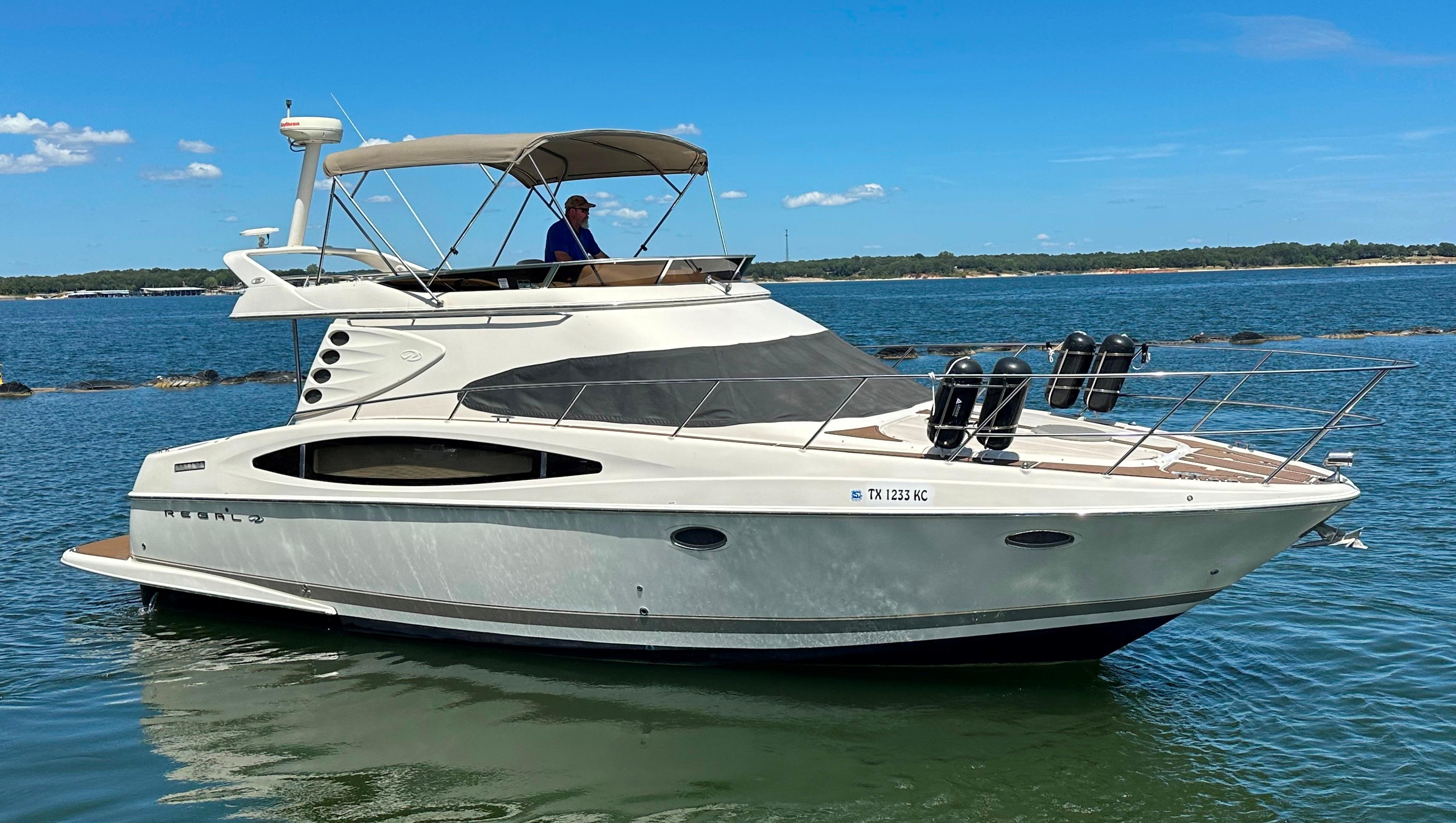 2001 Regal Commodore 3780 Flybridge for sale - YachtWorld