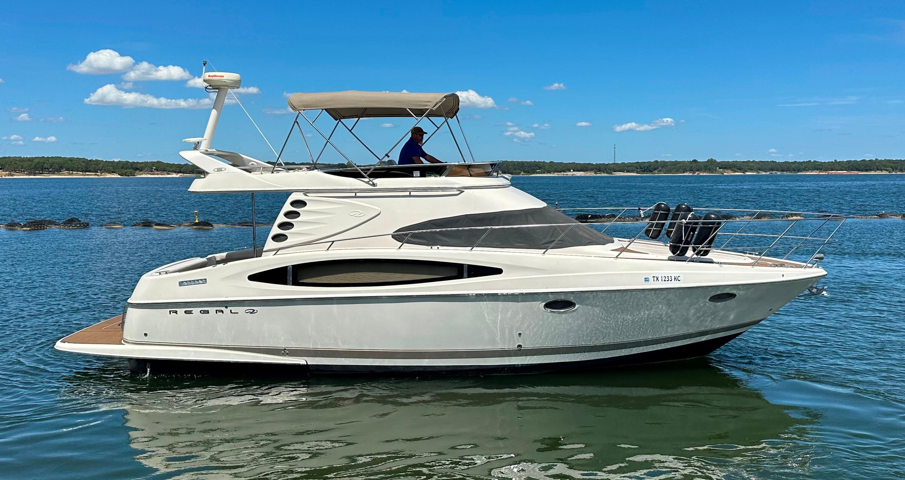 2001 Regal Commodore 3780 Flybridge for sale - YachtWorld