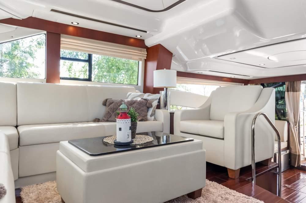 2012 Meridian 541 Flybridge for sale - YachtWorld