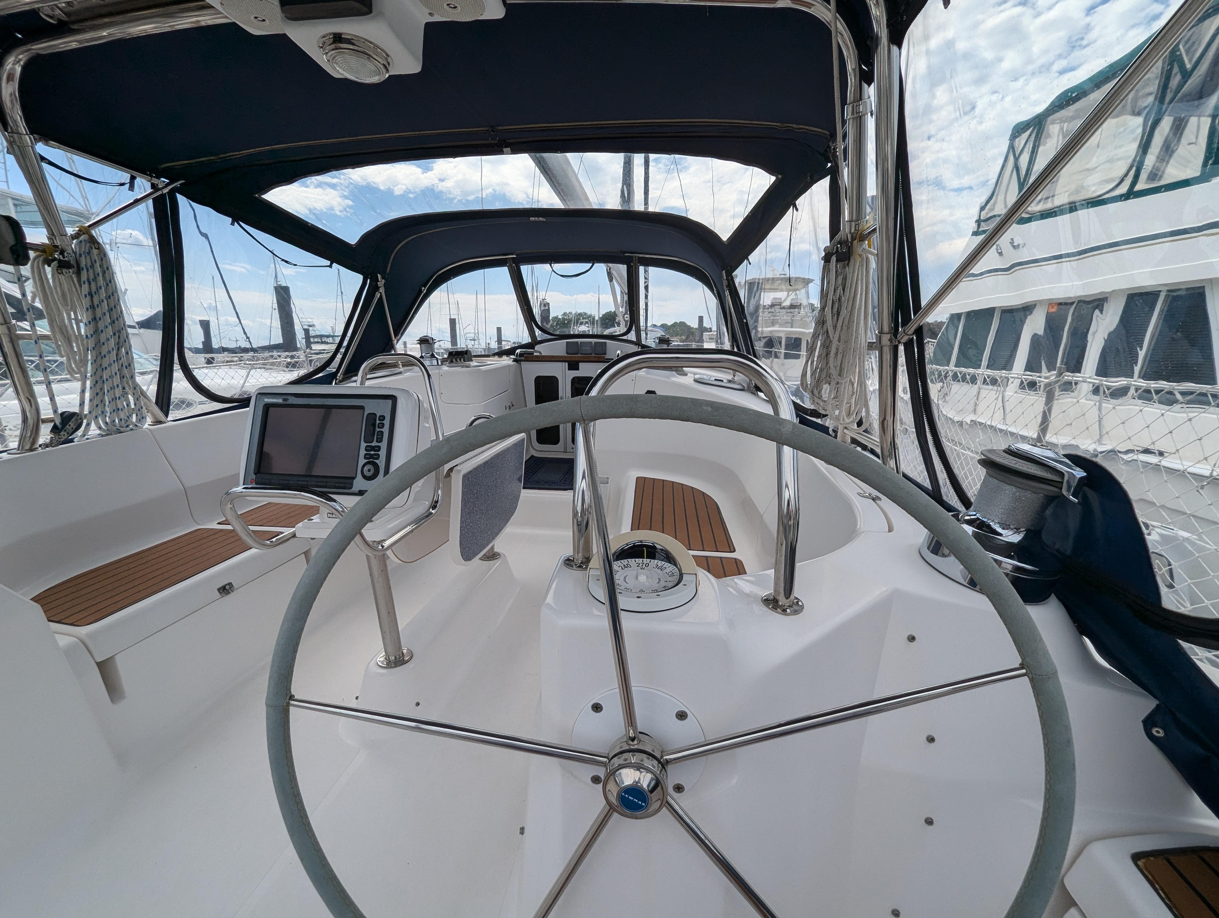 2011 Hunter 50 Aft Cockpit Sloop for sale - YachtWorld