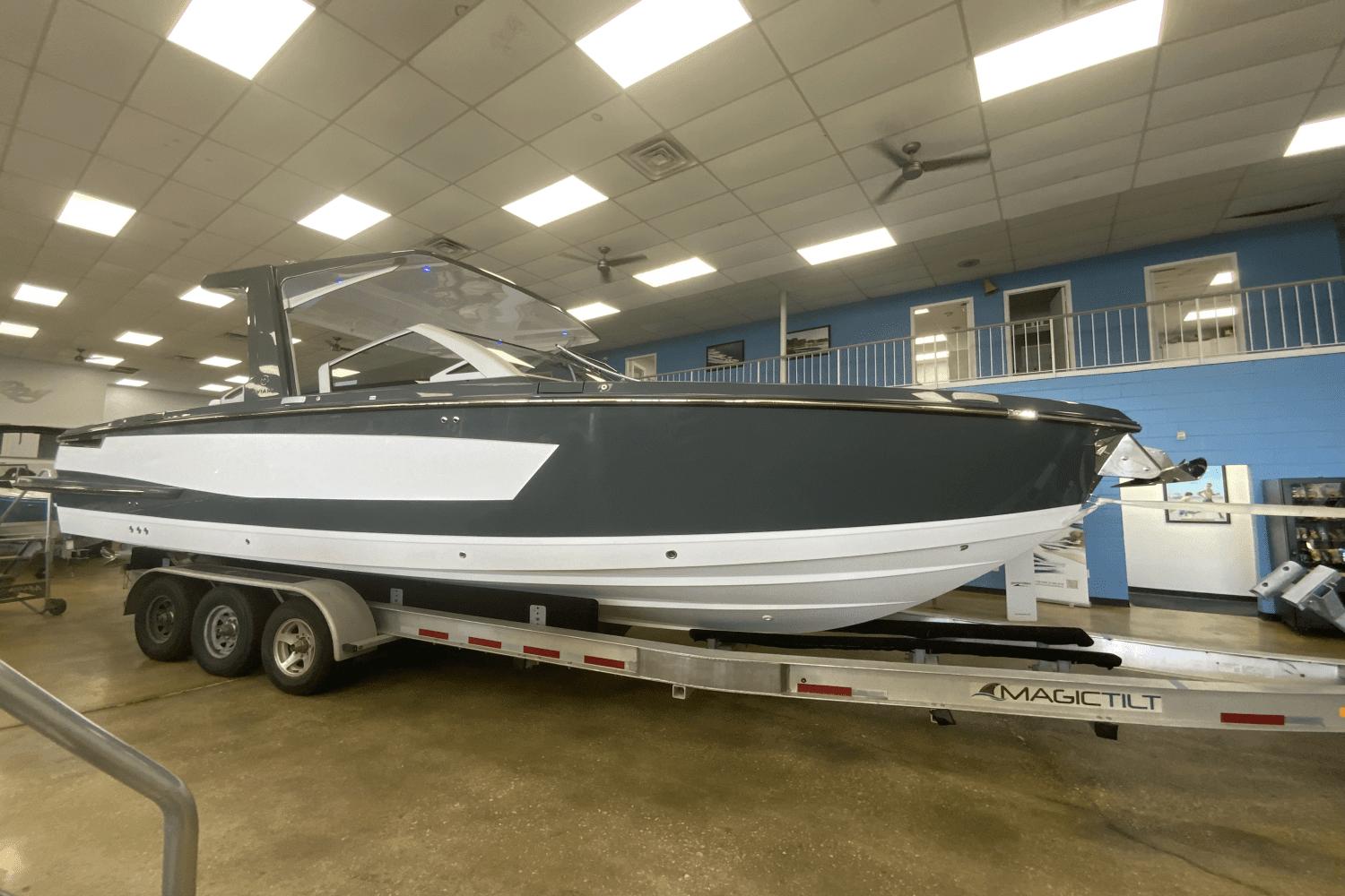 2023 Aviara AV32 Outboard Runabout boten te koop- YachtWorld