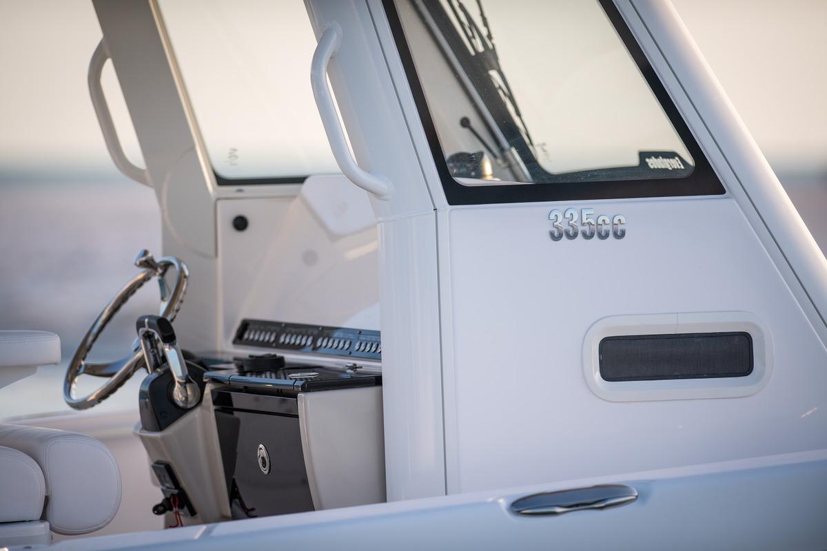 2022 Everglades 335 Senterkonsoller til salgs- YachtWorld