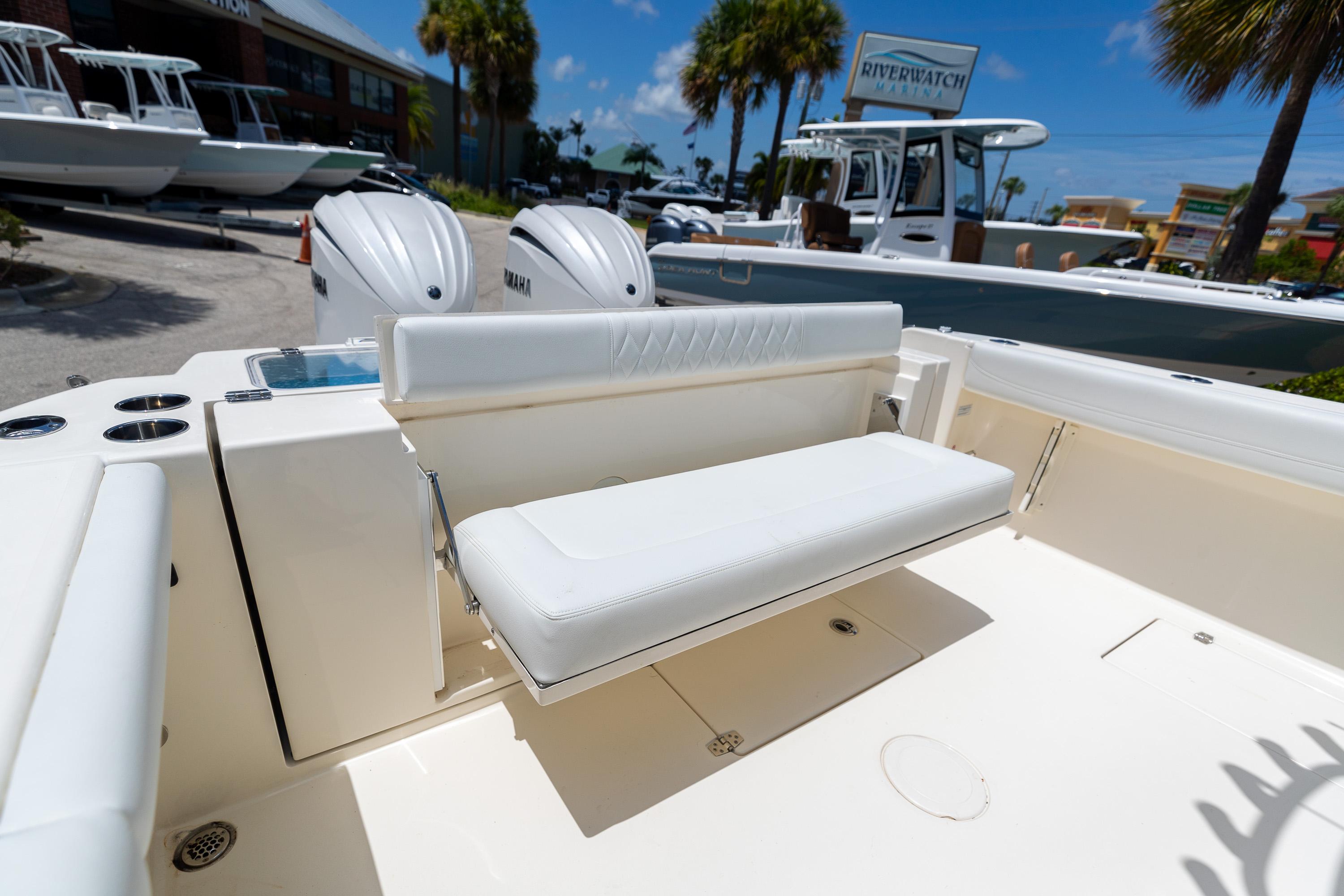 2024 Cobia 320 CC Center Console for sale - YachtWorld
