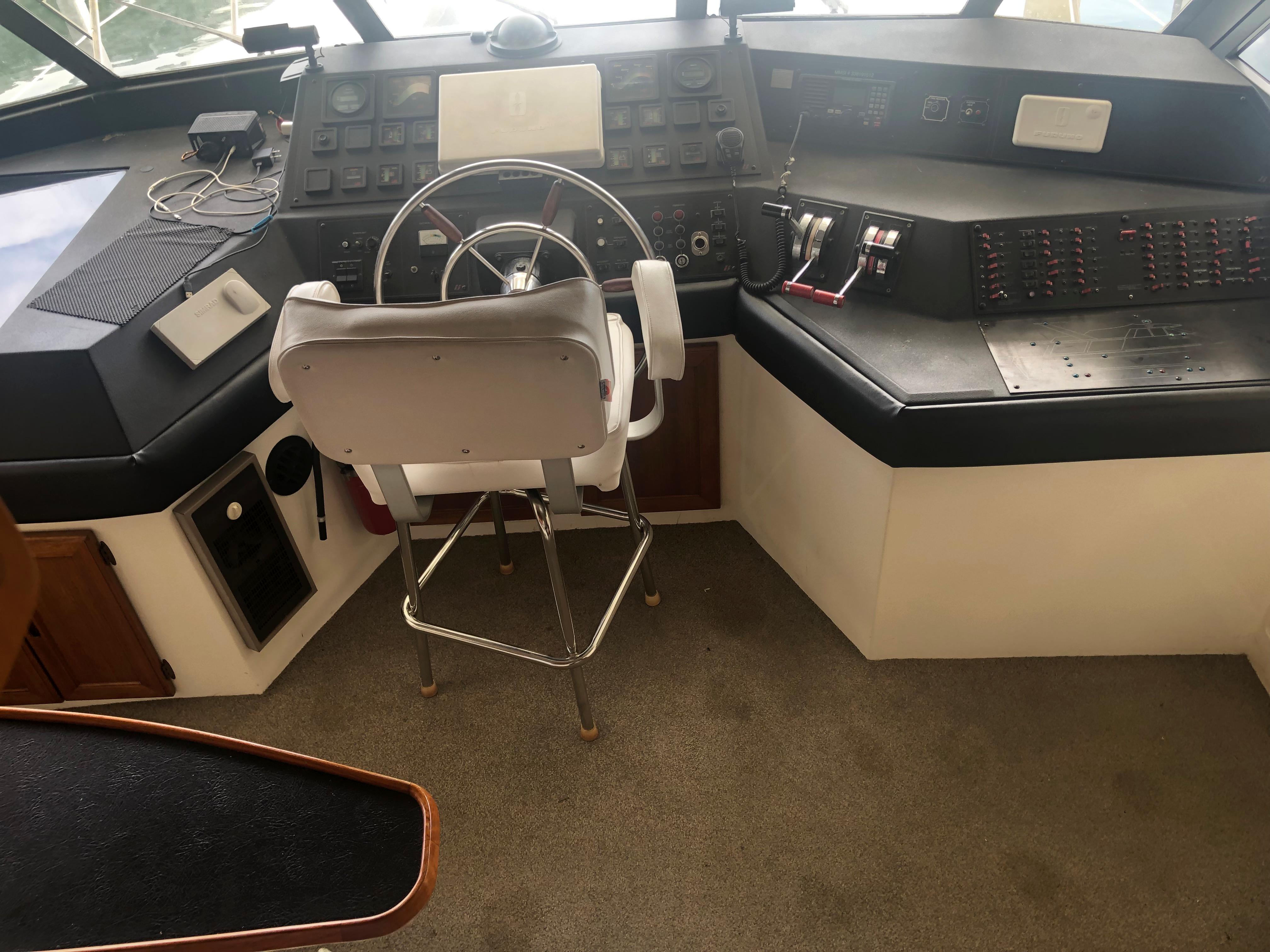 1986 Bayliner 4550/4588 Motoryacht Motor Yacht for sale - YachtWorld