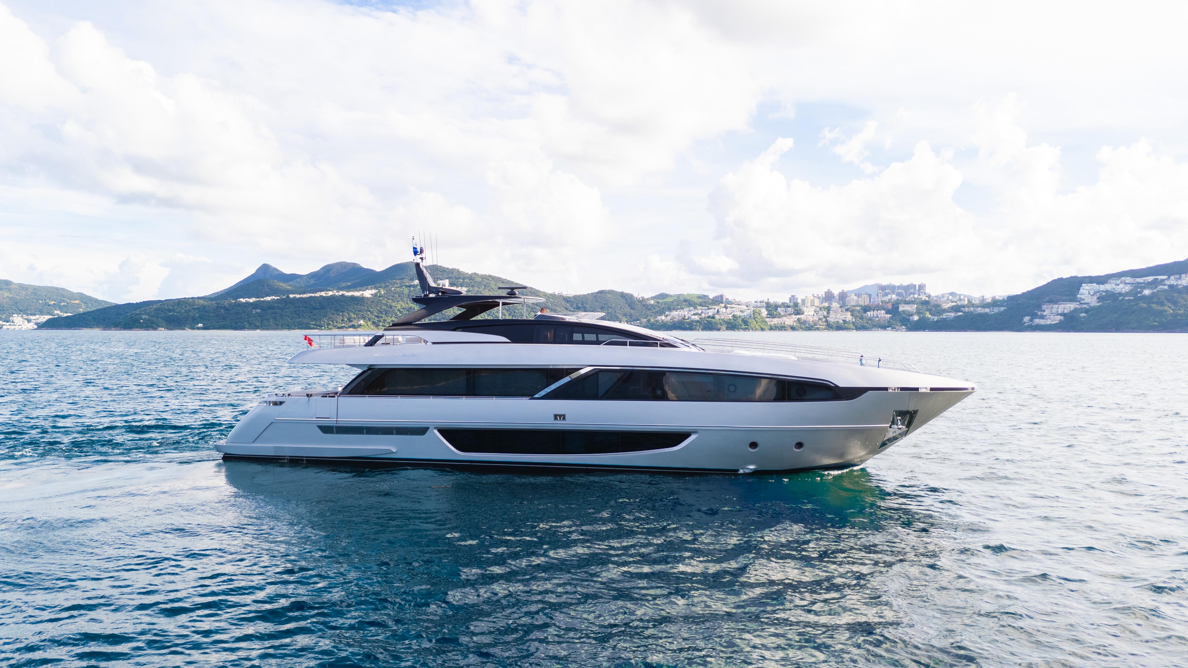 Used 2018 Riva 100' Corsaro | Youboat