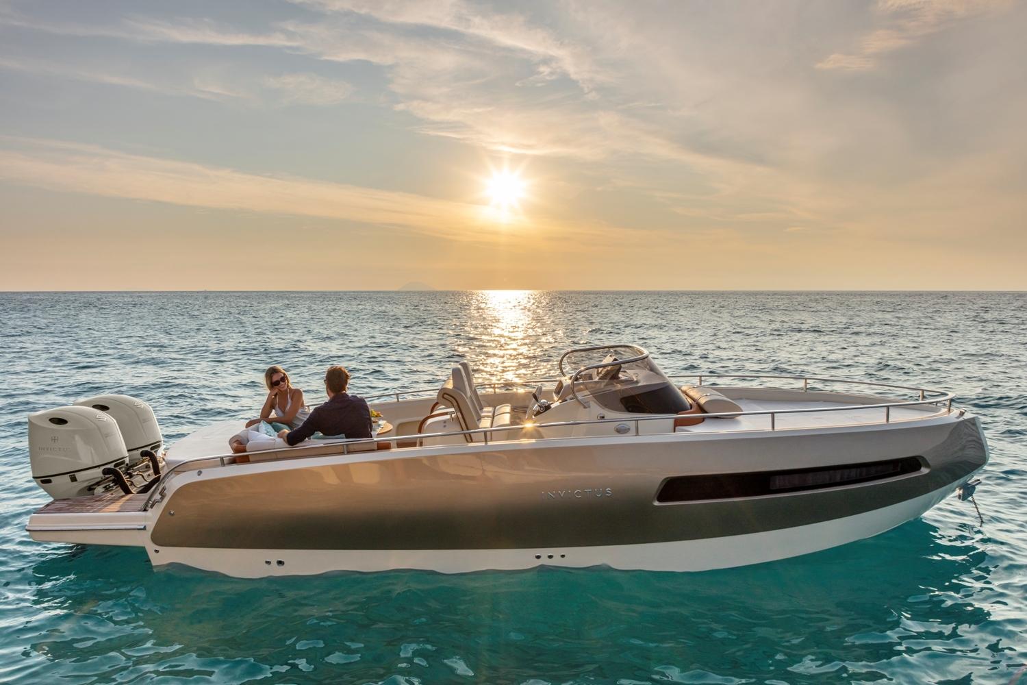 Invictus Yachts Open en console boten 9m 2024, Konsolenboote | Boot24