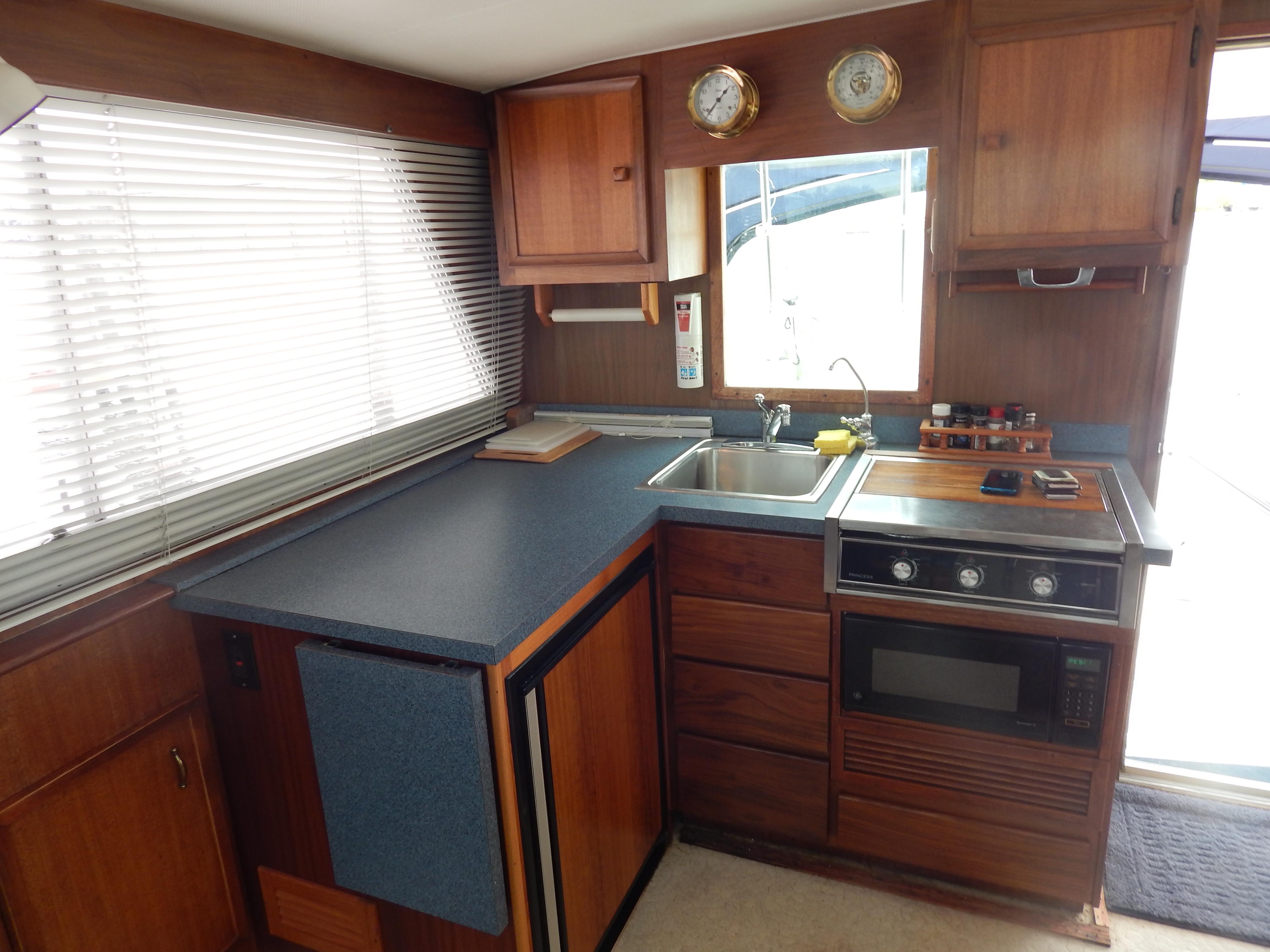 1972 Hatteras 38 Convertible Convertible for sale - YachtWorld